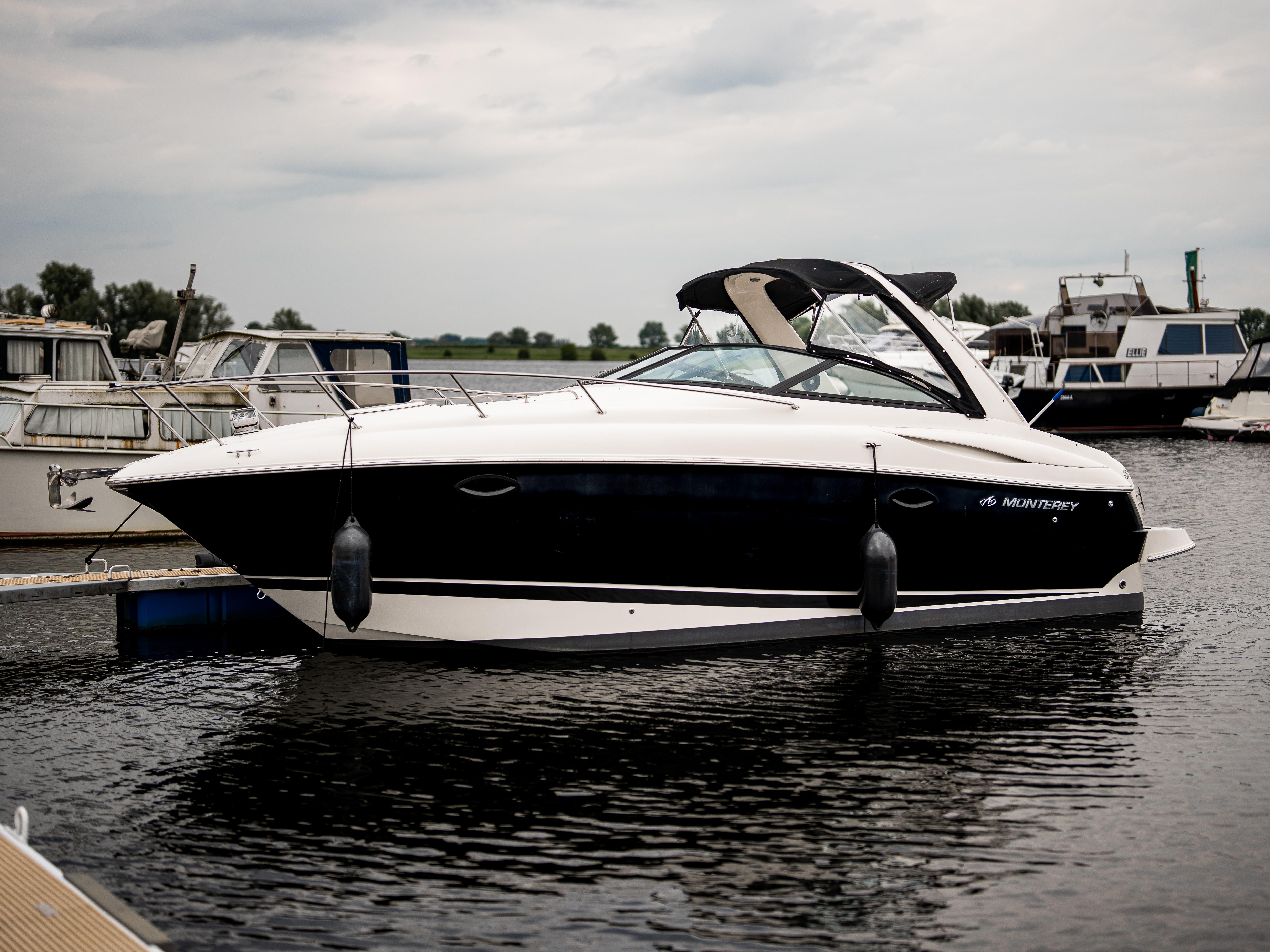 Tweedehands 2006 Monterey 270 Cruiser | YachtFocus