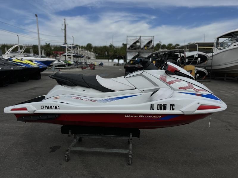 2022 Yamaha WaveRunner VX Deluxe Personal Watercraft for sale - YachtWorld
