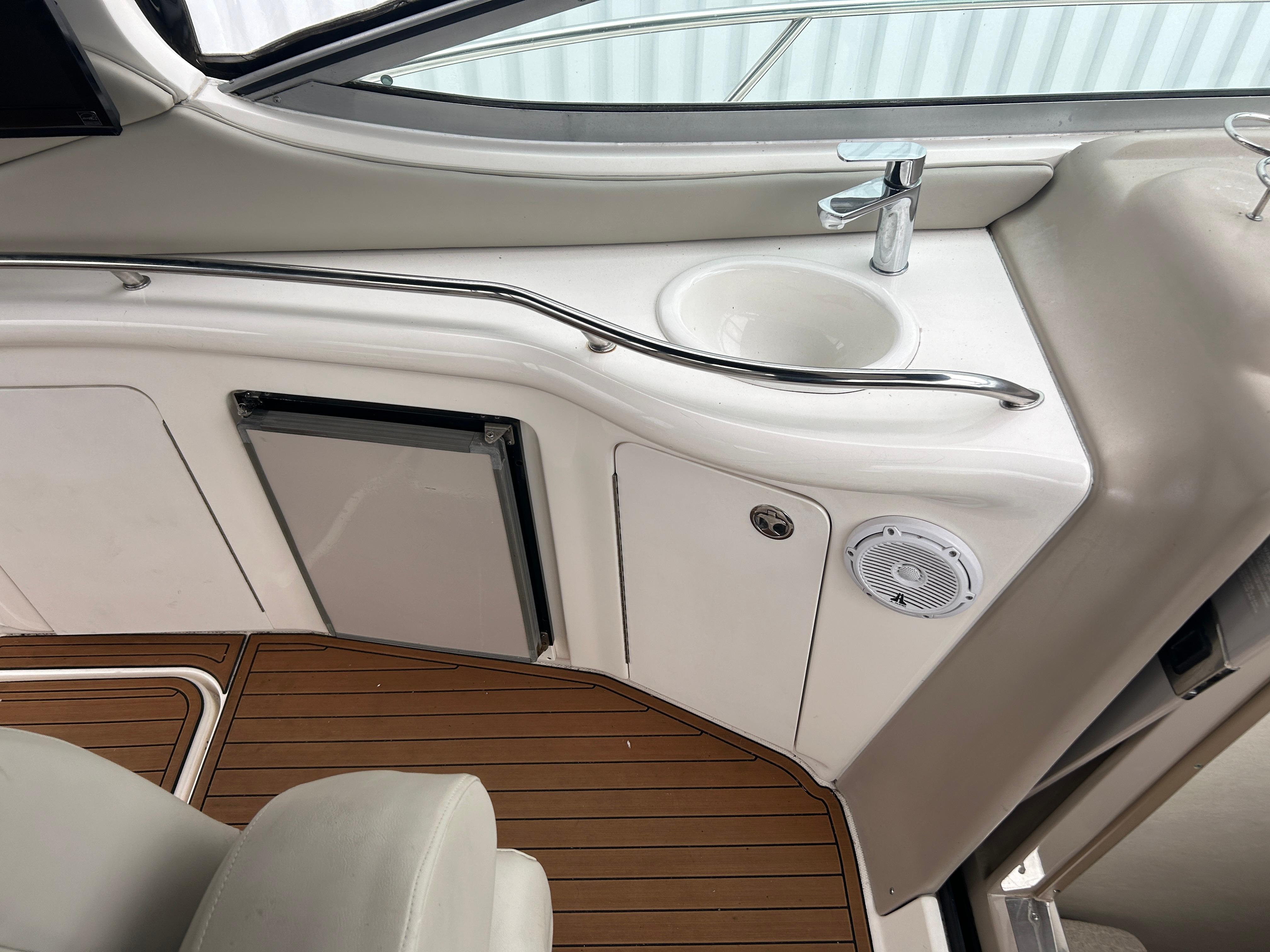 2002 Sea Ray 300 Sundancer Cruiser for sale - YachtWorld