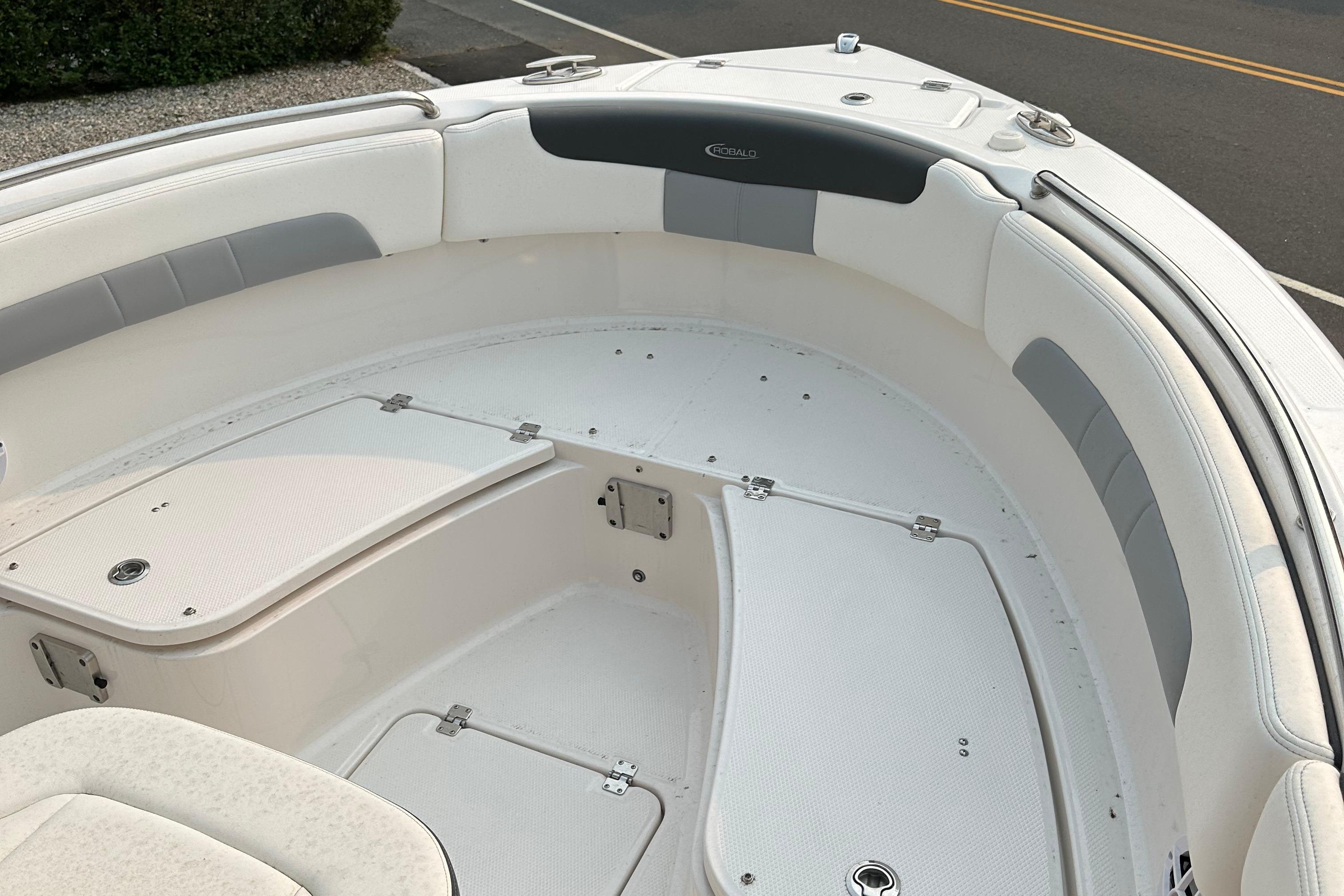 2023 Robalo R222 Explorer Barche a console centrale in vendita- YachtWorld