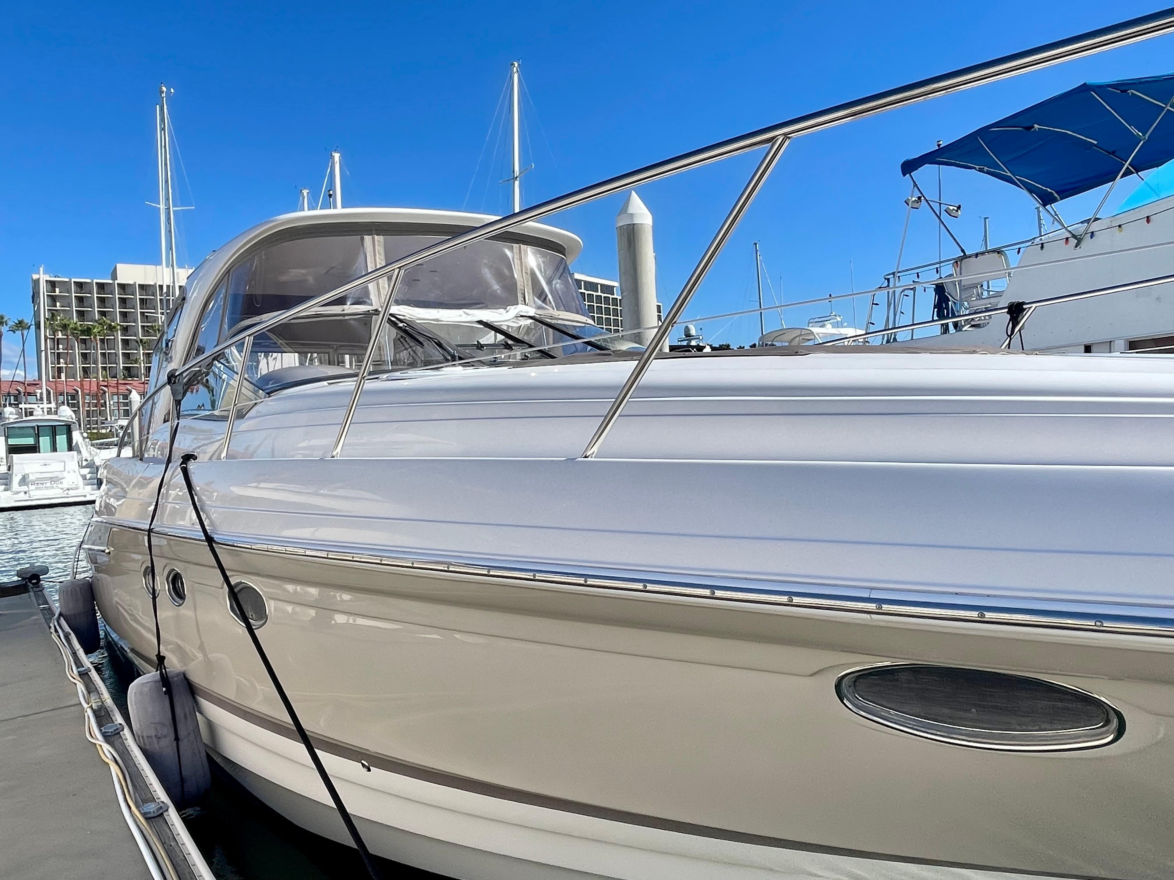 2004 Regal 4260 Regal Commodore HT Express Cruiser for sale - YachtWorld