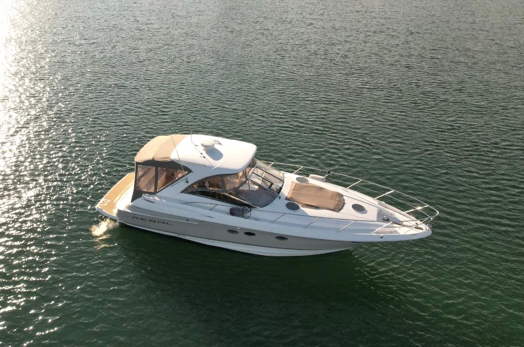 2004 Regal 4260 Regal Commodore HT Express Cruiser for sale - YachtWorld