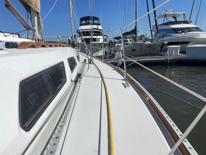 2001 Sabre 402 Sloop for sale - YachtWorld