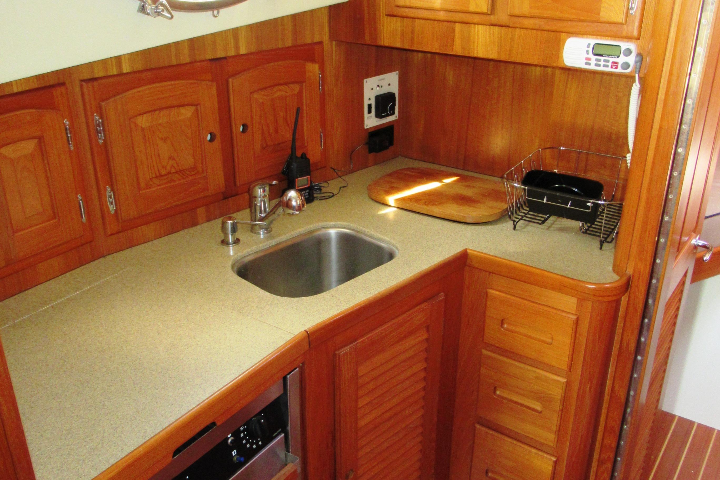 1999 San Juan Express 38 Express Cruiser for sale - YachtWorld