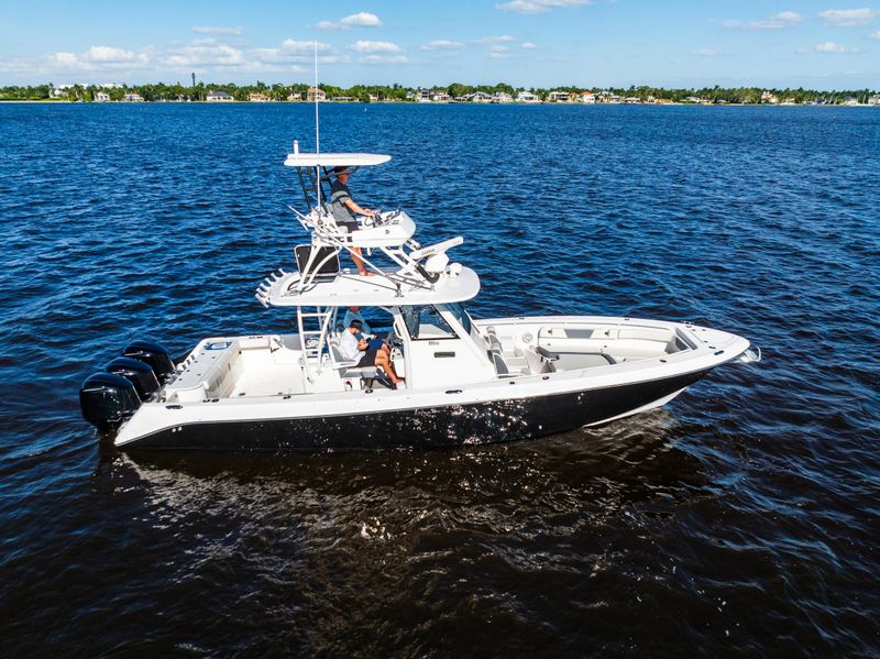 2017 Everglades 355 Center Console - Weber Yachts