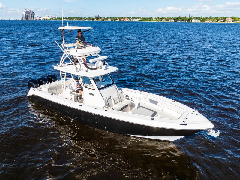 2017 Everglades 355 Center Console - Weber Yachts