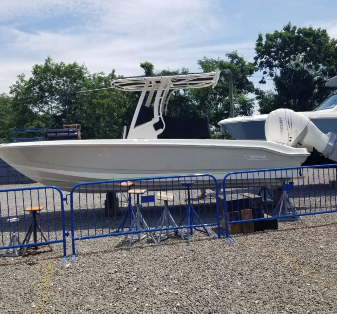 2021 Boston Whaler 250 Dauntless Center Console Boote Kaufen - YachtWorld