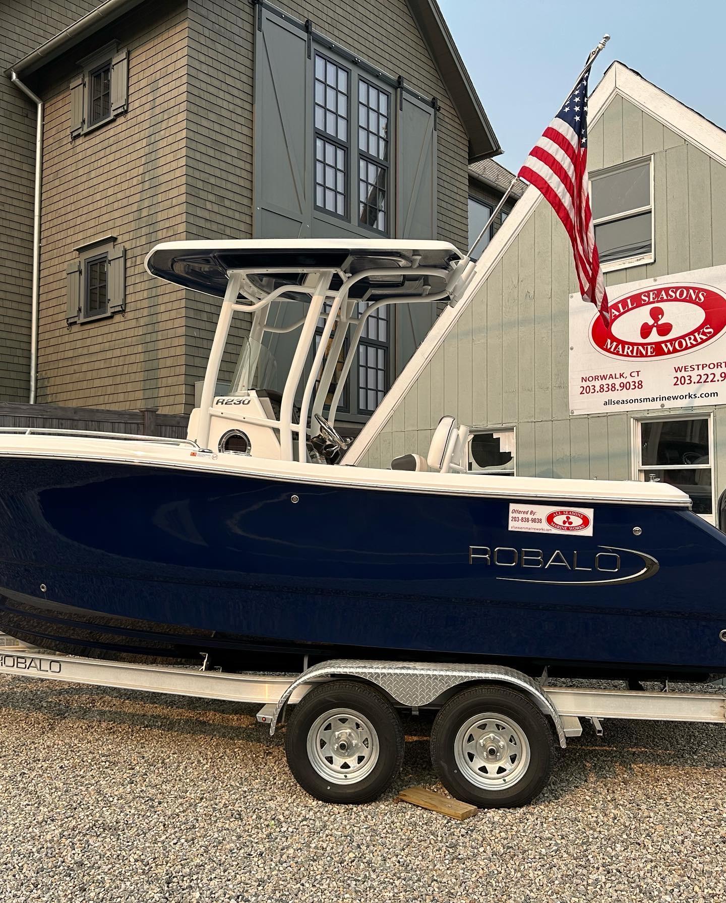 2023 Robalo R230 Center Console Center Console for sale - YachtWorld