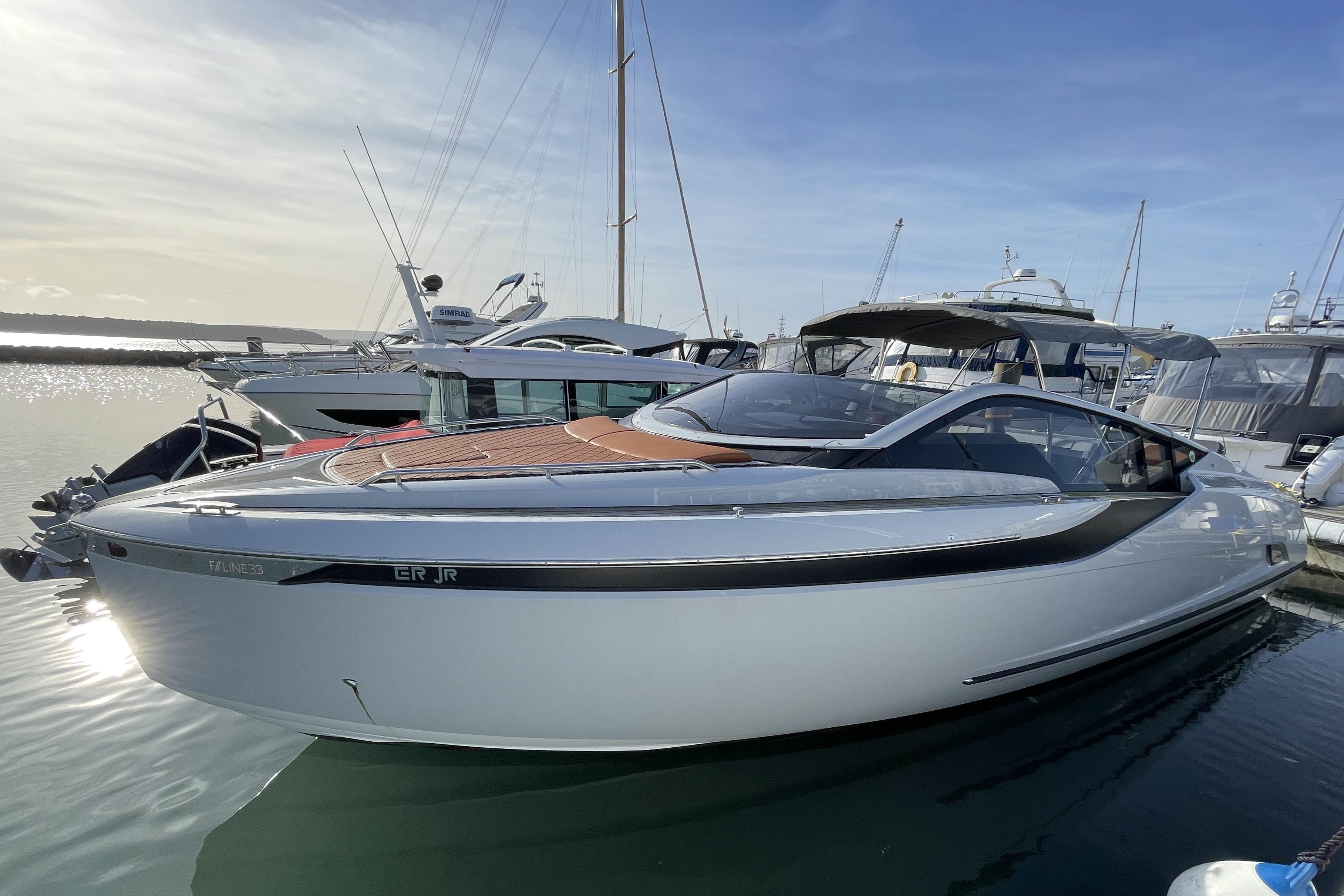 Fairline F//Line 33 | 10m | 2021 - Dorset | Boats and Outboards