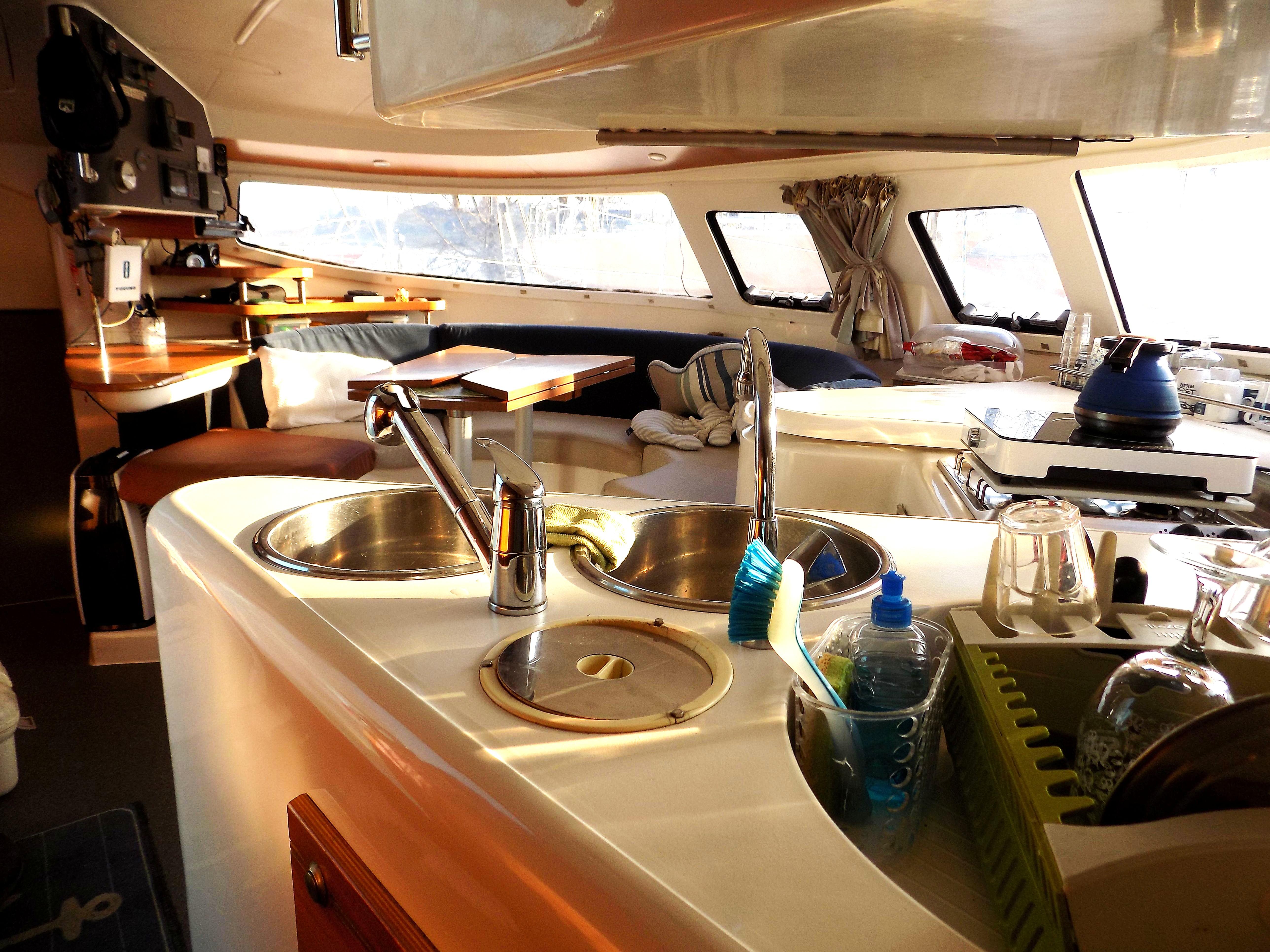 2002 Fountaine Pajot Athena 38 Catamaran for sale - YachtWorld