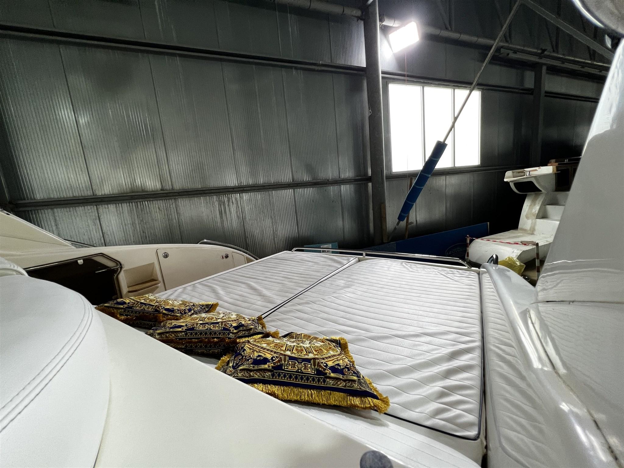 Marine Projects Princess V42 13m 2001, Express-Boote | Boot24