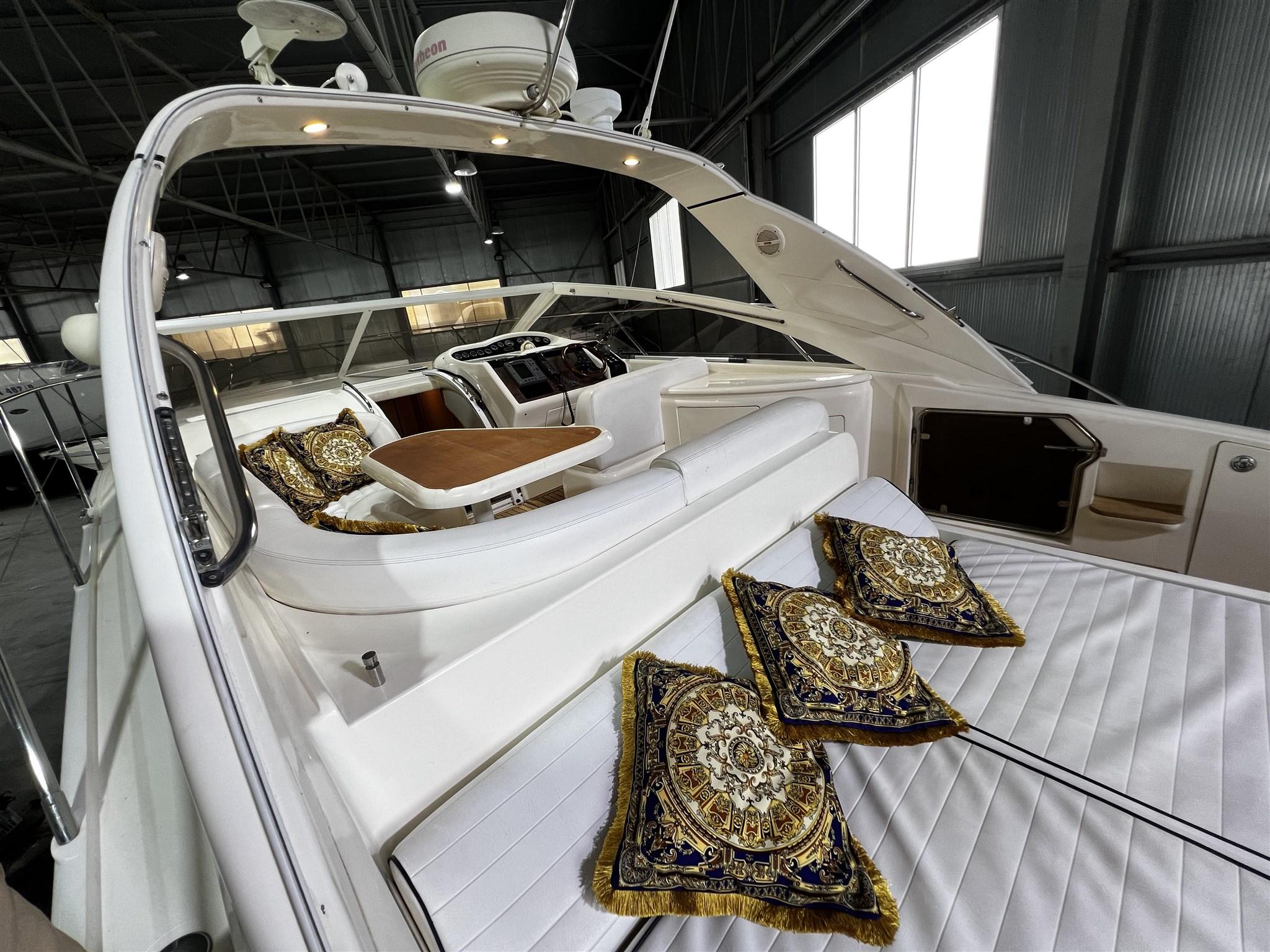 Marine Projects Princess V42 13m 2001, Express-Boote | Boot24