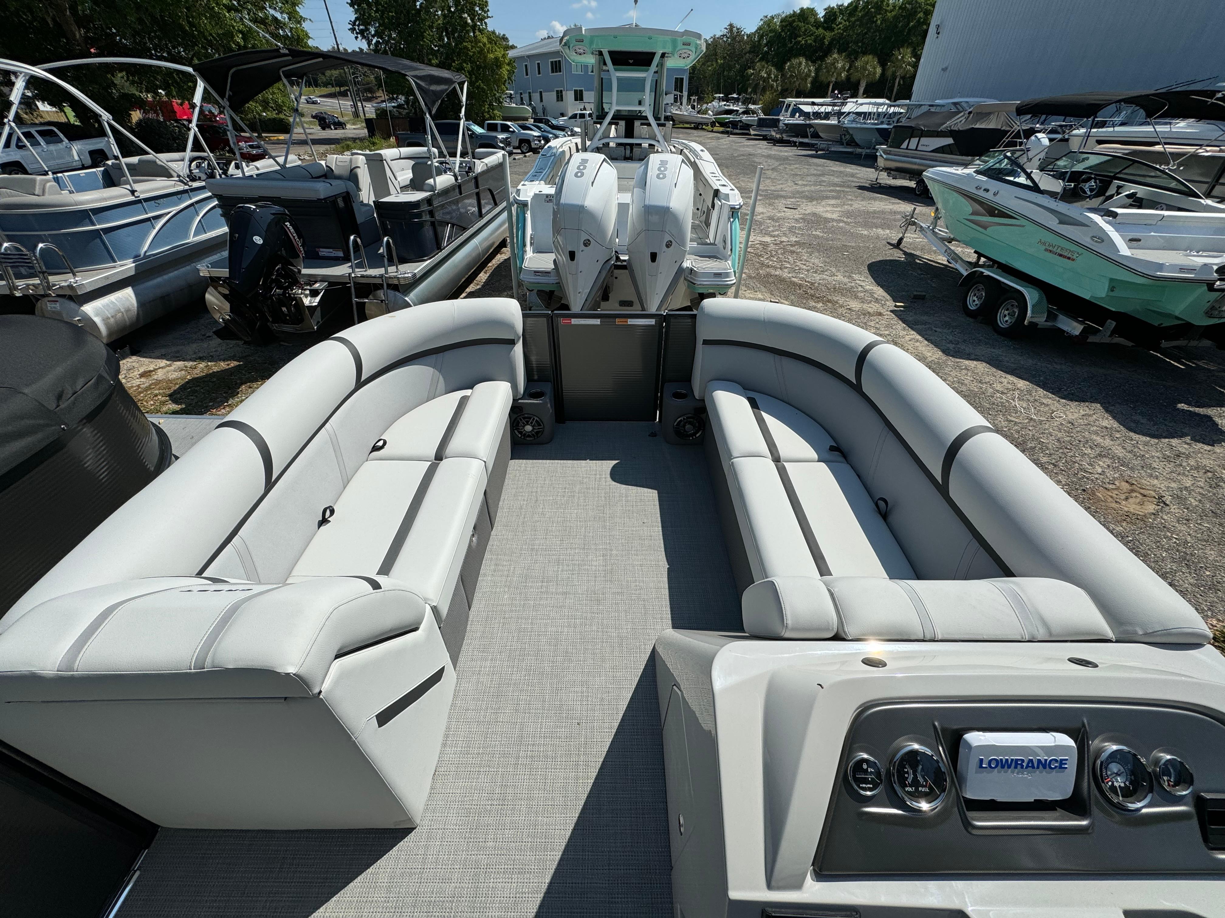 2024 Crest Classic LX 220 Pontoon for sale - YachtWorld