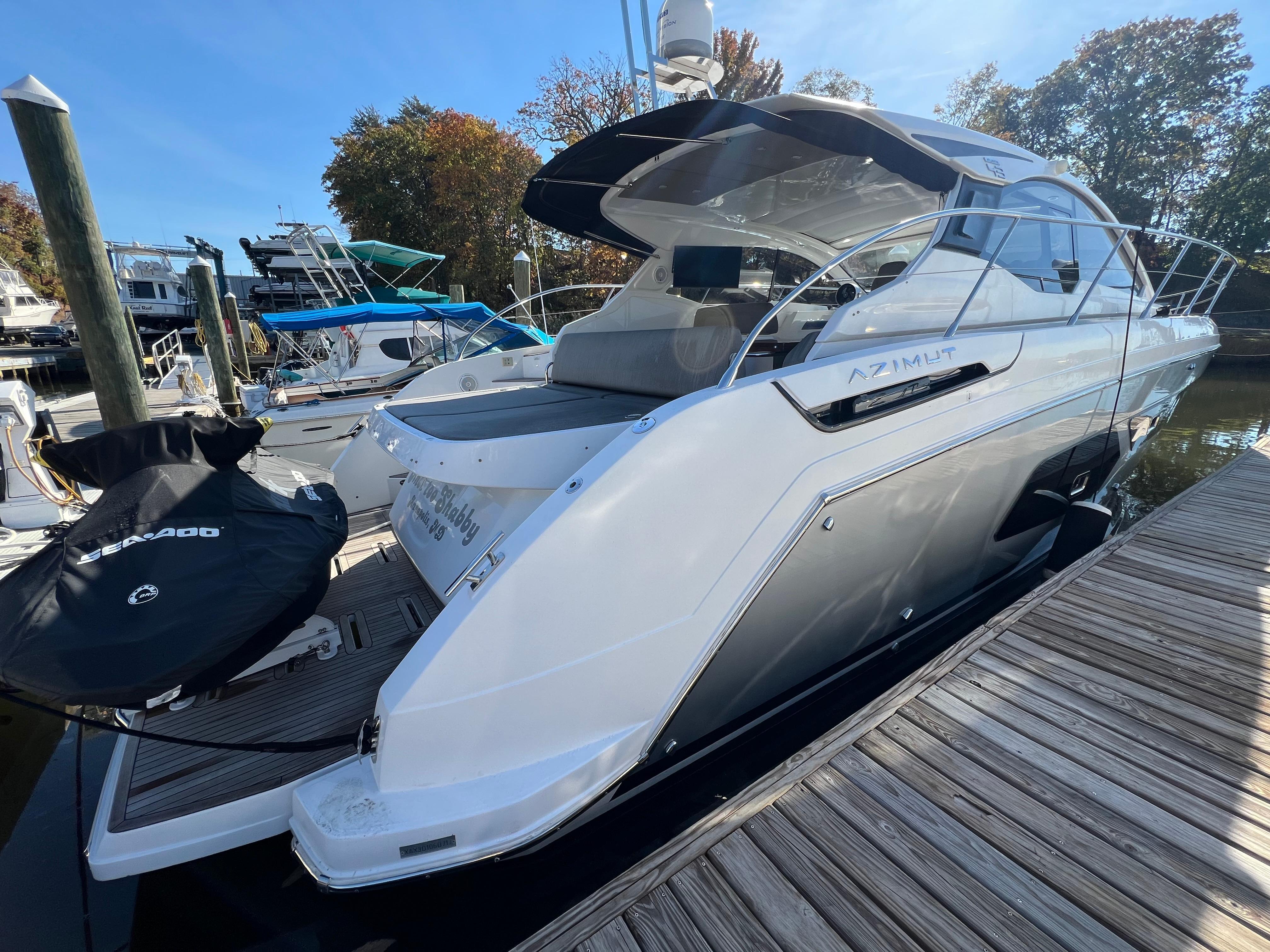 2017 Azimut 43 ATLANTIS Express Cruiser for sale - YachtWorld