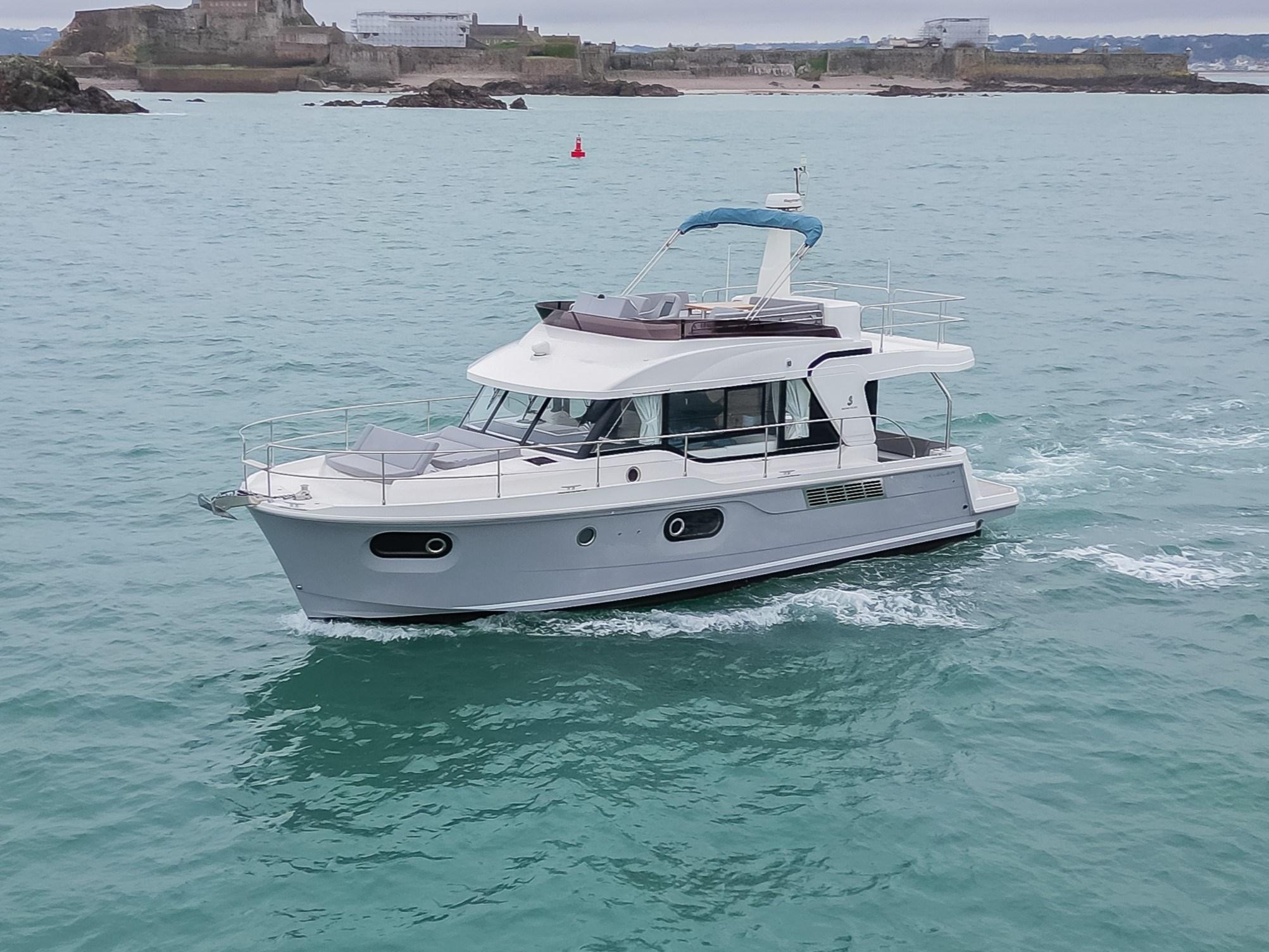 Used 2021 Beneteau Swift Trawler 41 Fly | Youboat