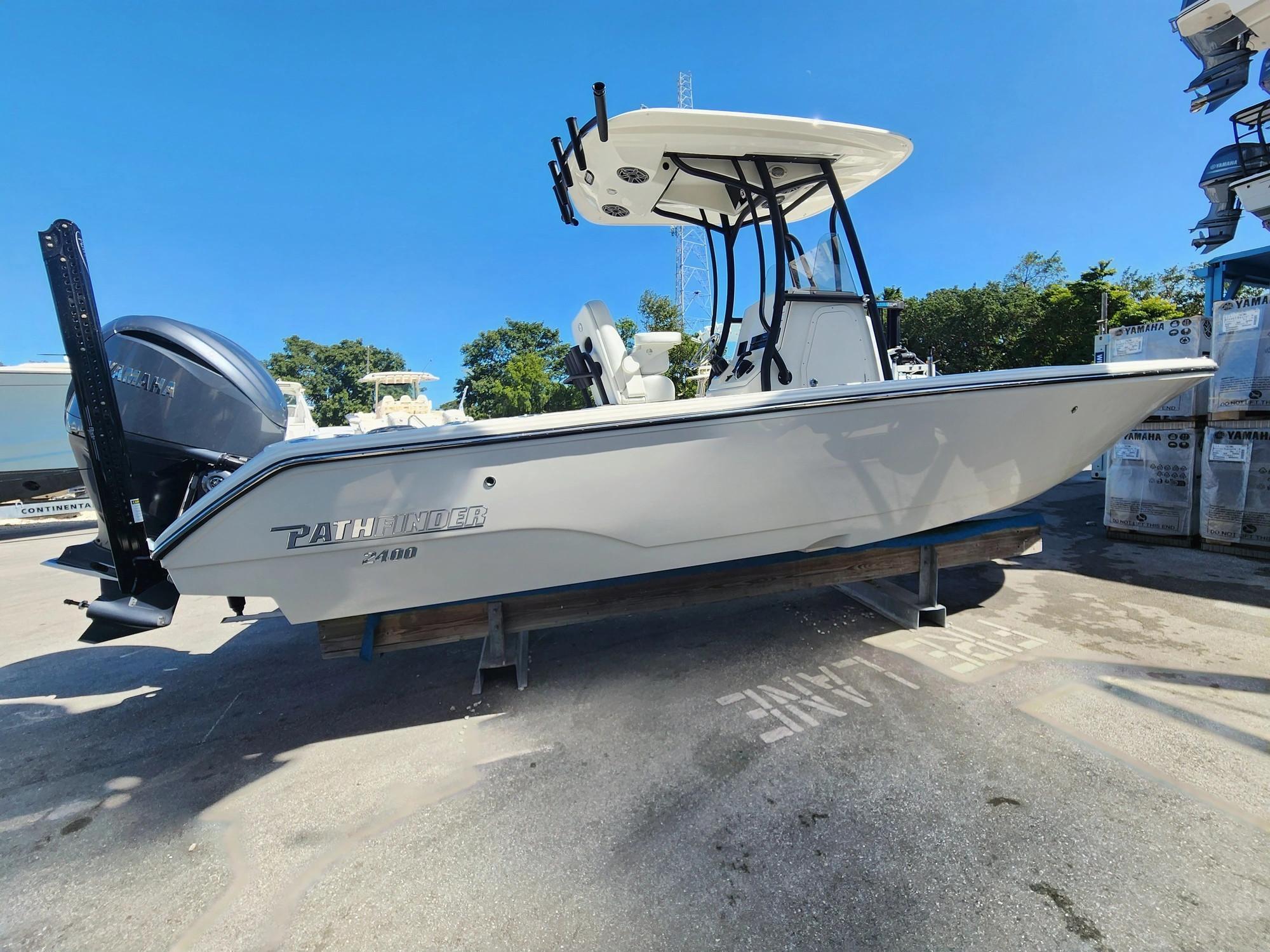 2024 Pathfinder 2400 TRS Center Console for sale - YachtWorld