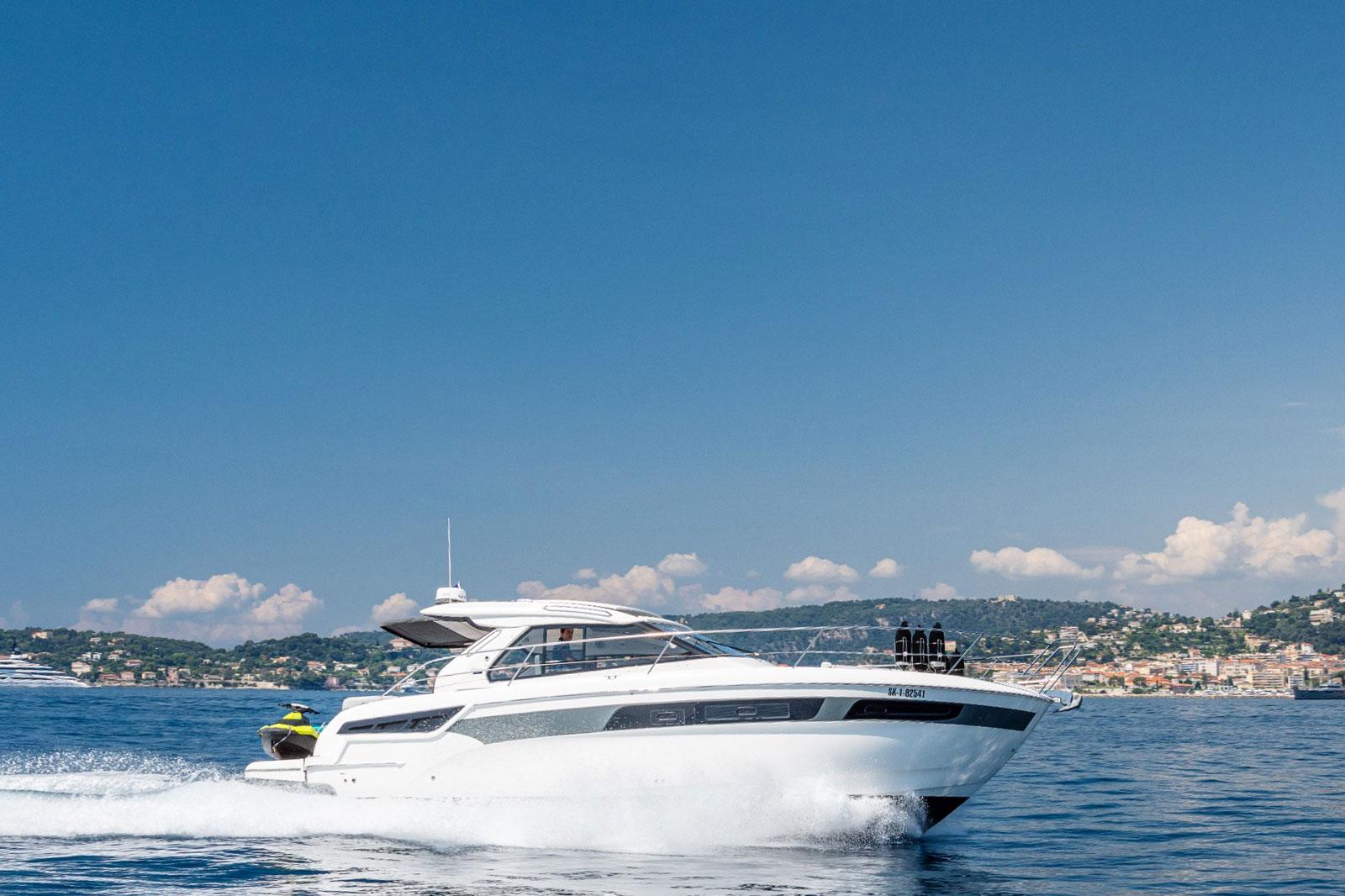 2016 Bavaria 40 HT Sport Cruiser for sale - YachtWorld