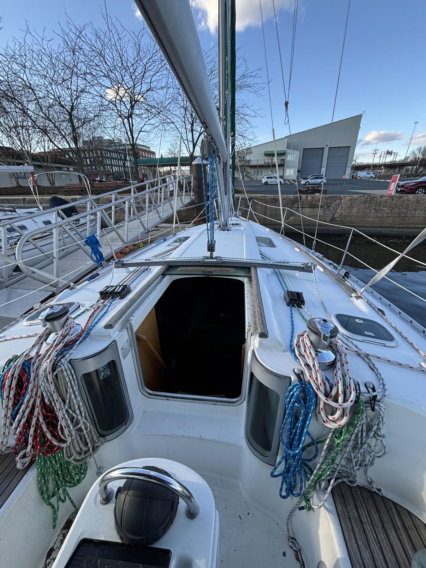 1997 Beneteau Oceanis 351 Sloop for sale - YachtWorld