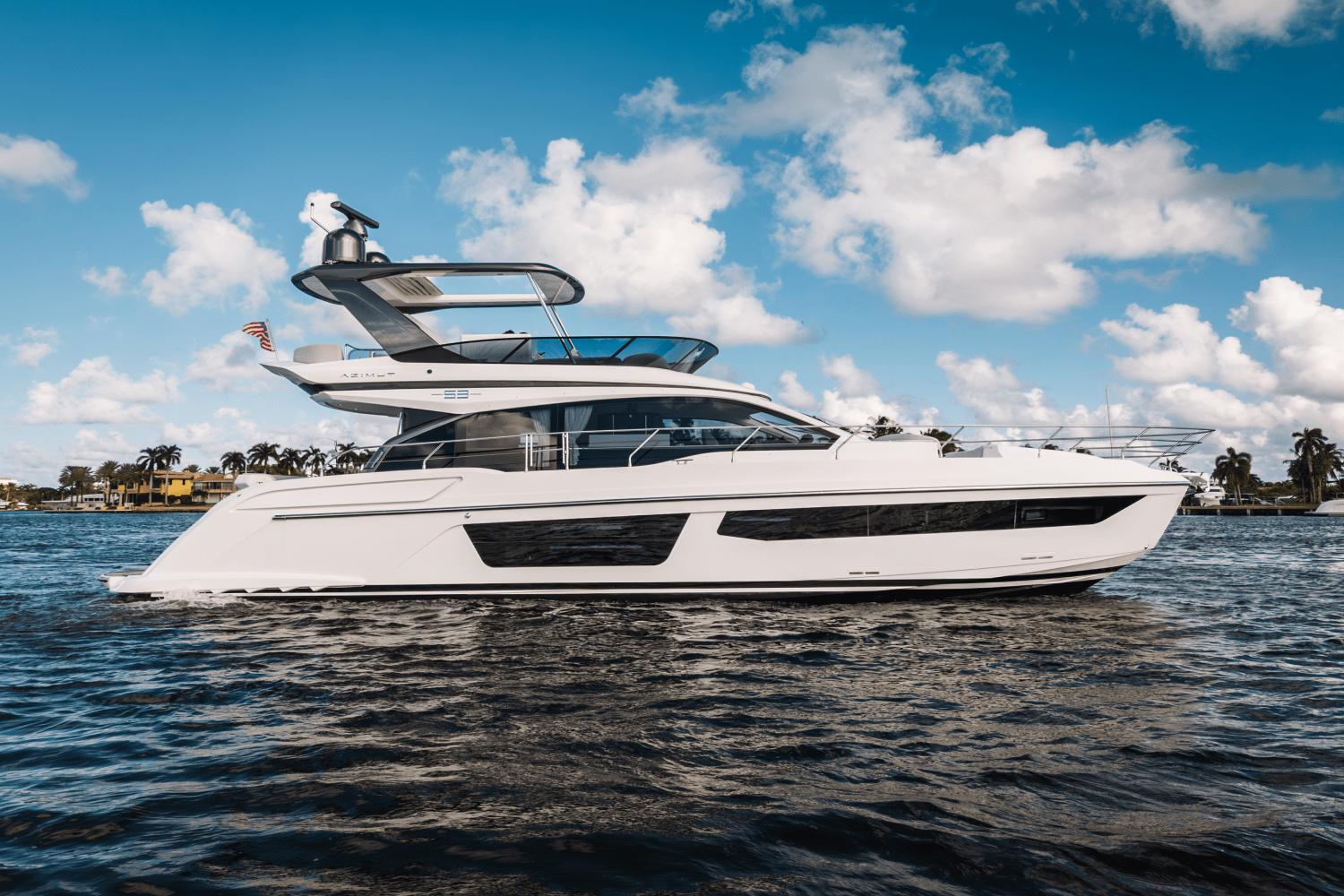 Diesel Azimut 53 Flybridge moottoriveneet myynnissä | YachtWorld