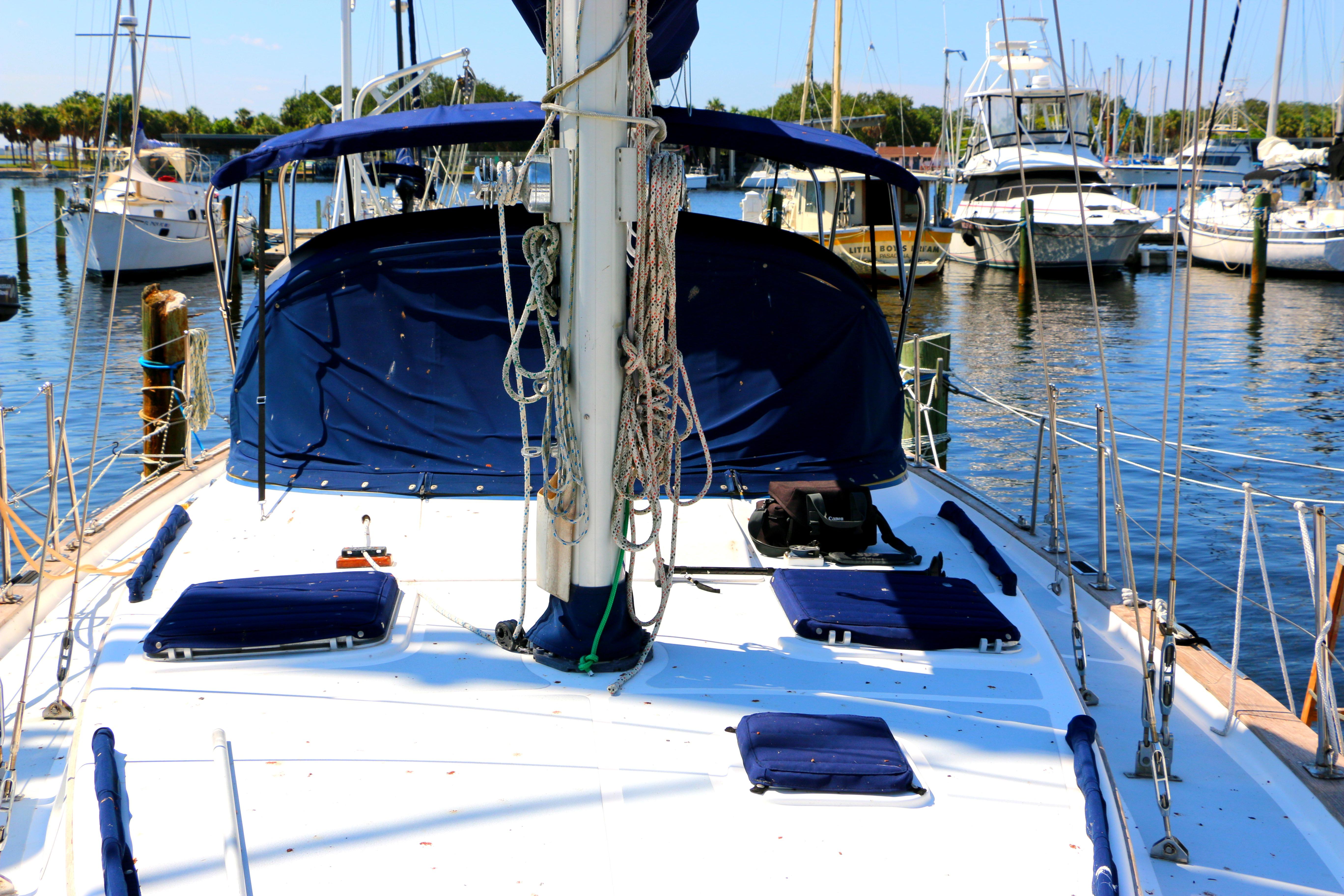 1988 Endeavour 42 Centre Cockpit for sale - YachtWorld