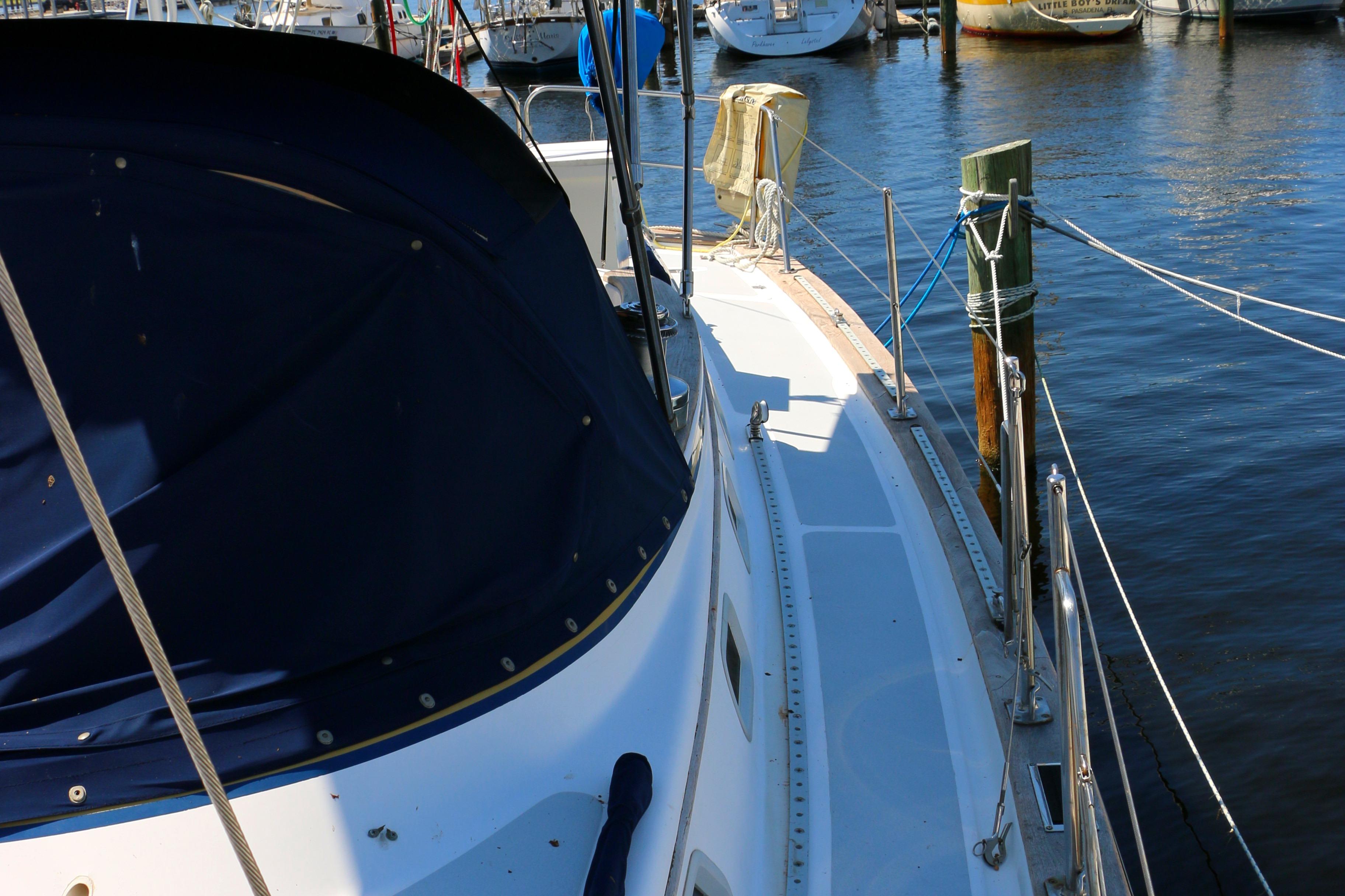 1988 Endeavour 42 Centre Cockpit for sale - YachtWorld
