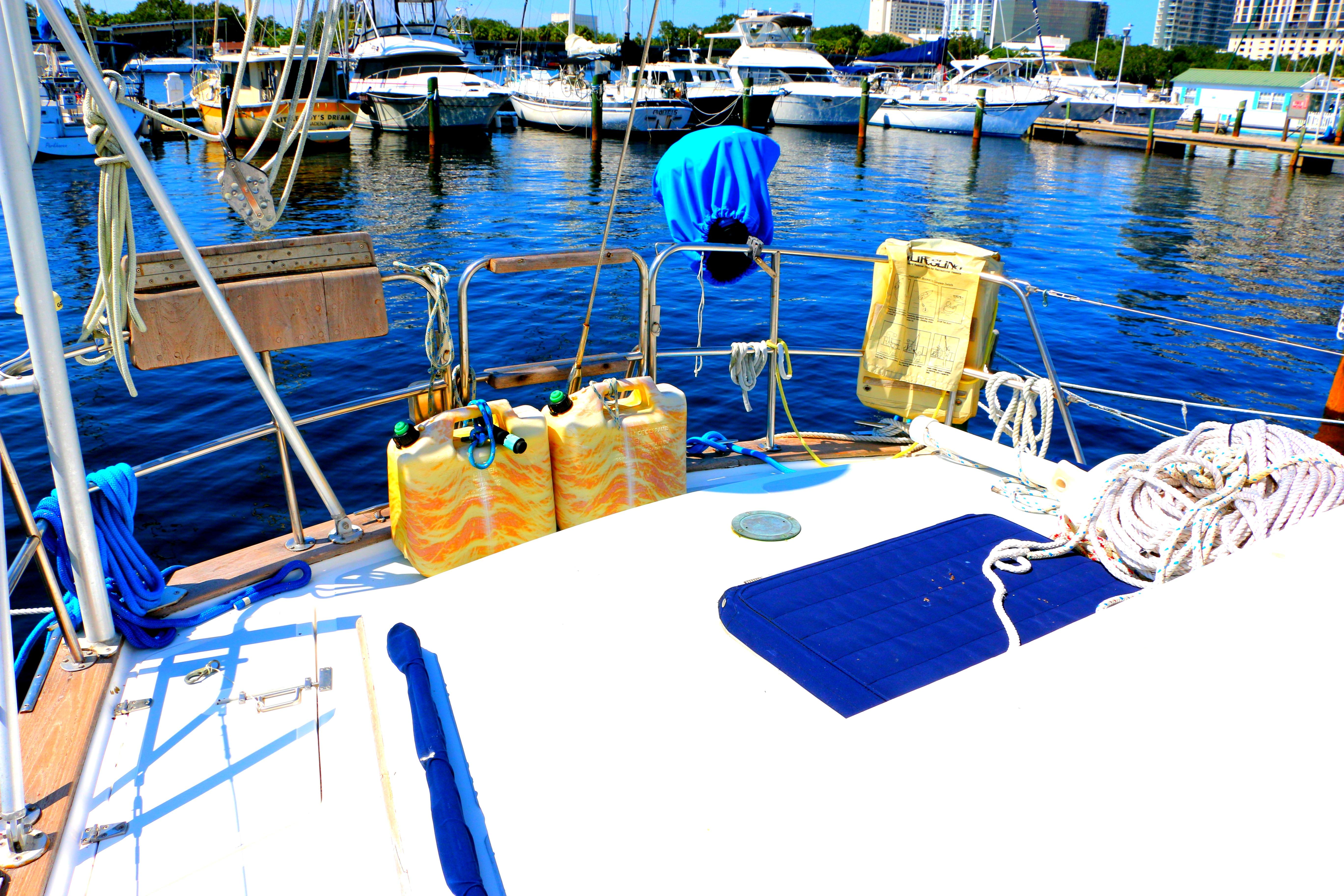 1988 Endeavour 42 Centre Cockpit for sale - YachtWorld