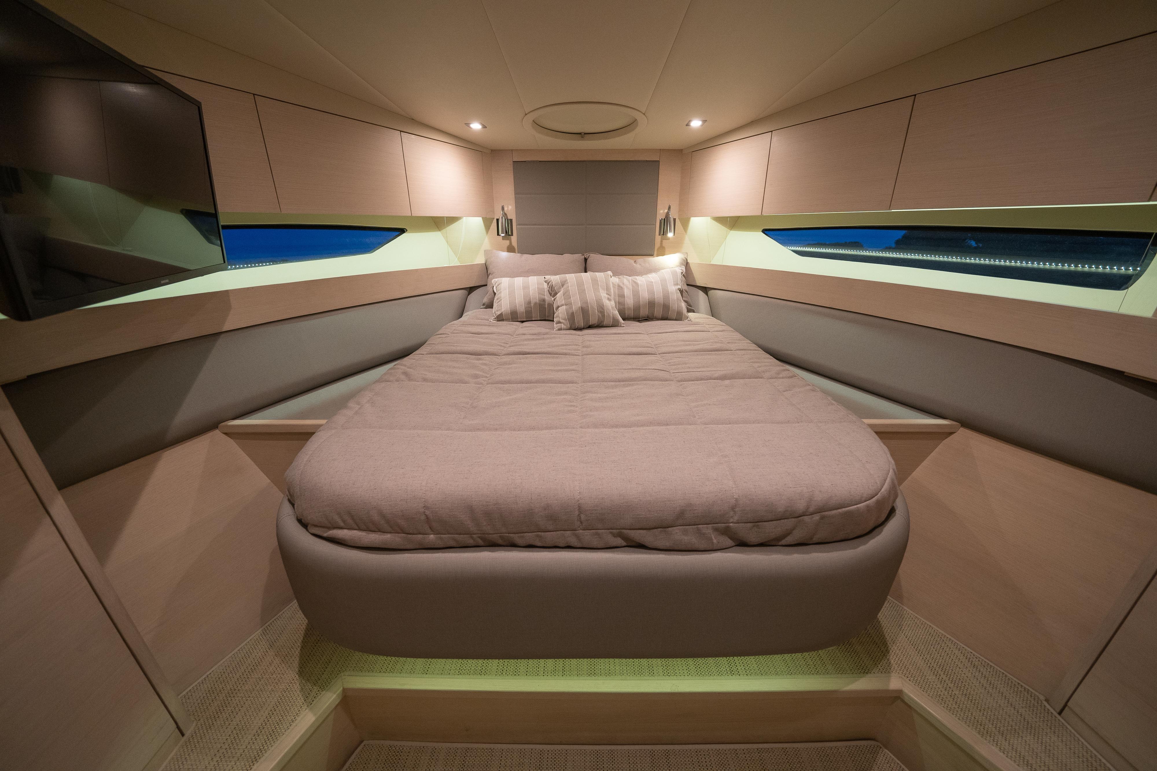 2026 Segue XS5 Black Edition Flybridge til salgs- YachtWorld