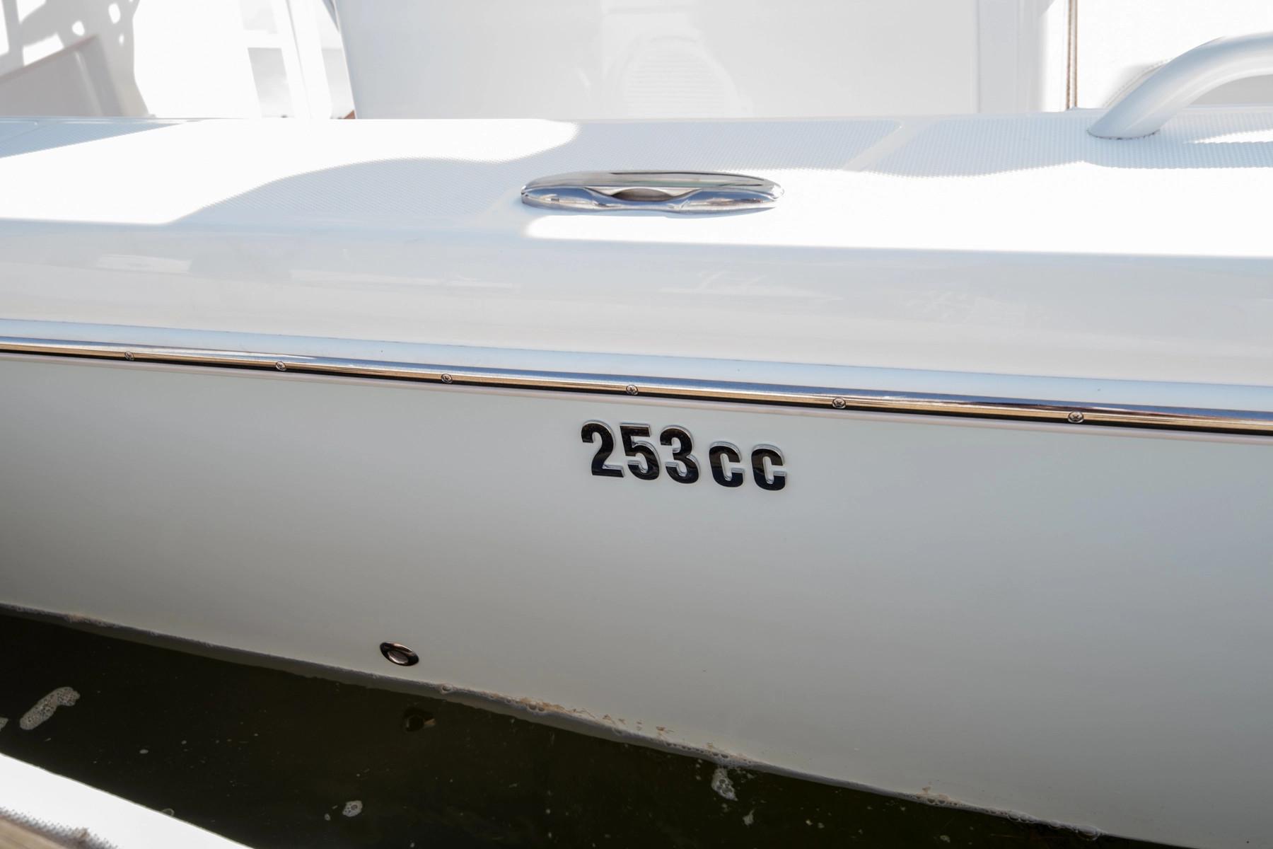 2025 Everglades 253 CC Center Console for sale - YachtWorld