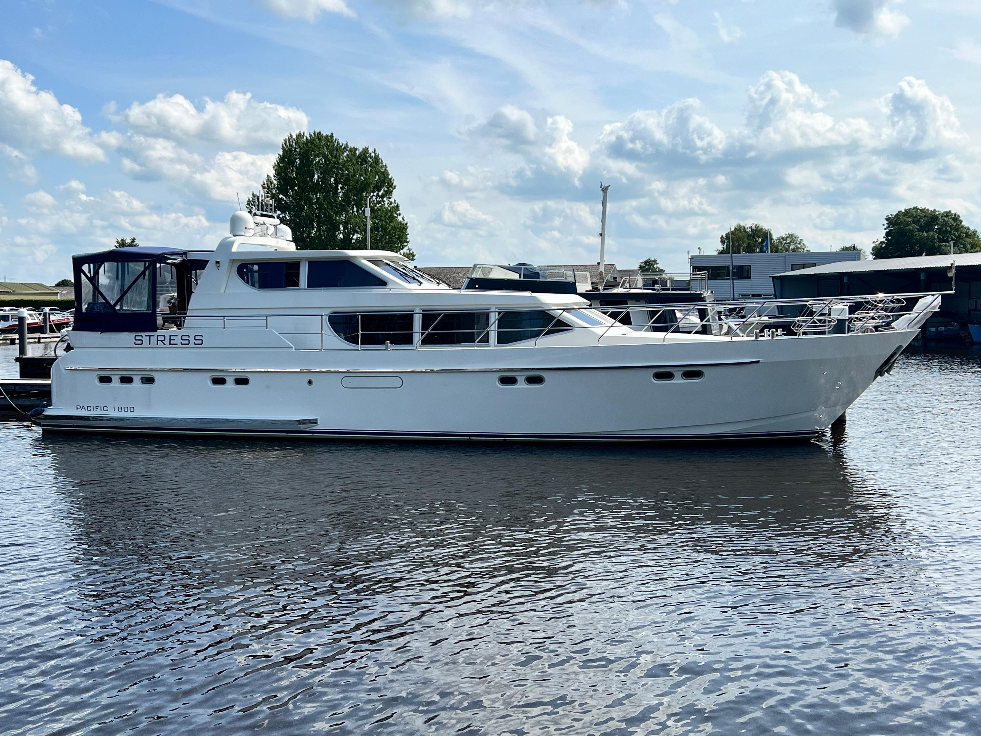 Occasion 2005 Pacific 1800 VS Stabilizers | YachtFocus Occasion 2005 Pacific 1800 VS Stabilizers | YachtFocus