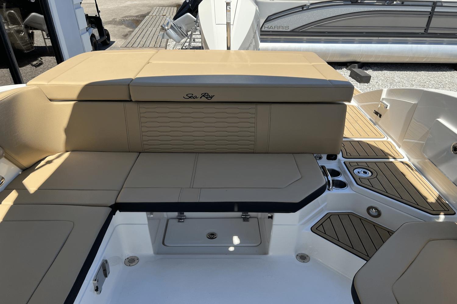 2024 Sea Ray SPX 230 Outboard Runabout for sale - YachtWorld