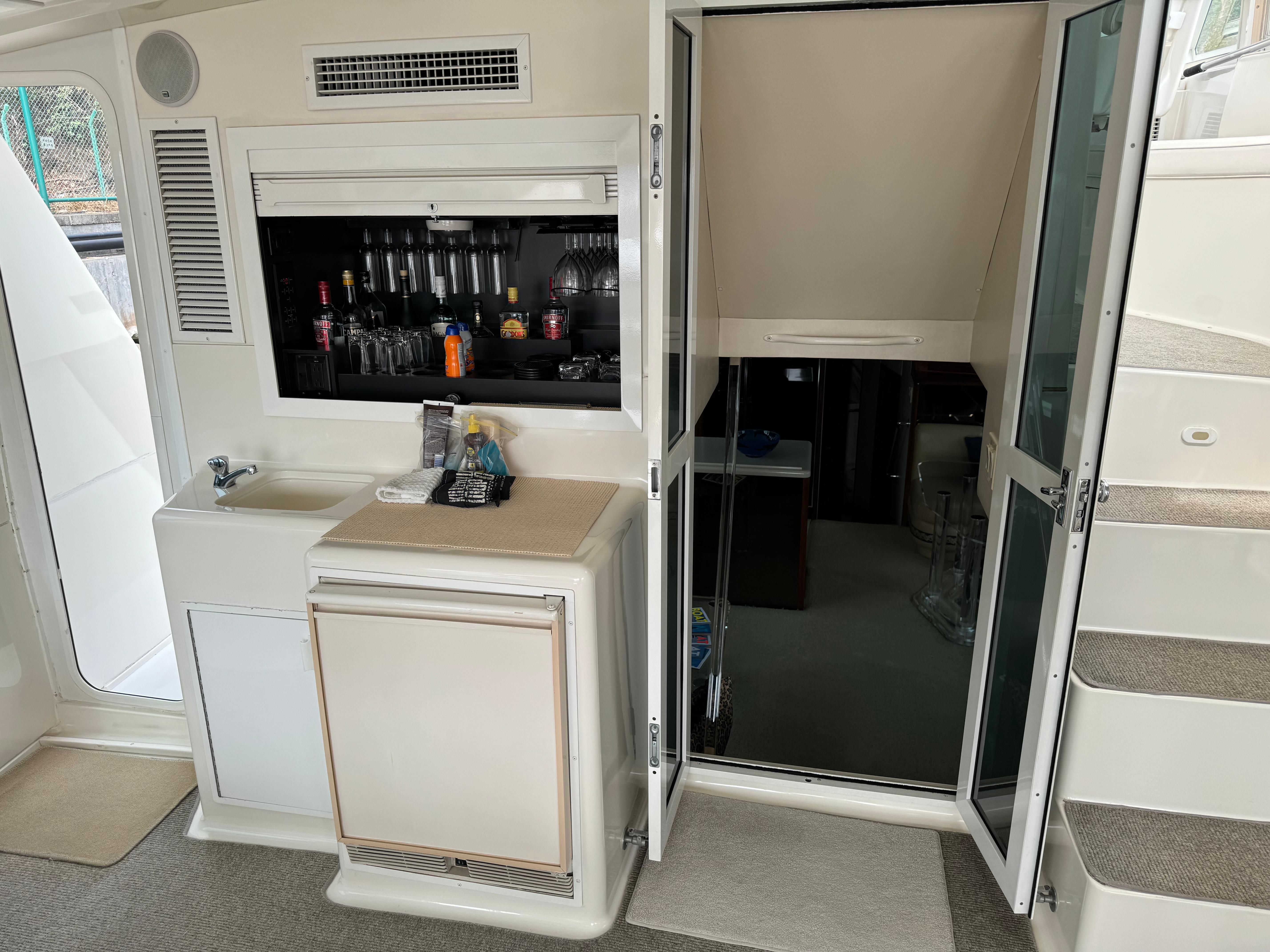 1995 Viking 54 Sports Yacht Motor Yachts for sale - YachtWorld