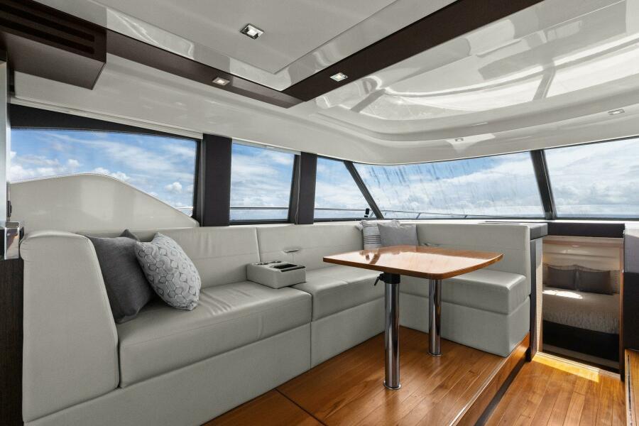 2017 Tiara Yachts 44 Flybridge Flybridge for sale - YachtWorld