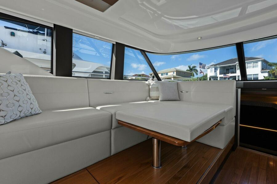 2017 Tiara Yachts 44 Flybridge Flybridge for sale - YachtWorld