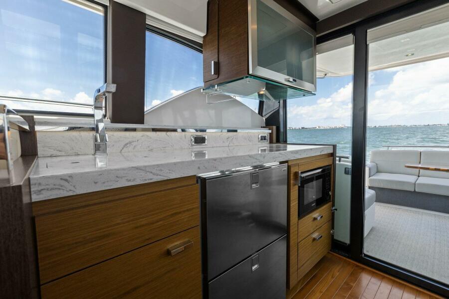 2017 Tiara Yachts 44 Flybridge Flybridge for sale - YachtWorld