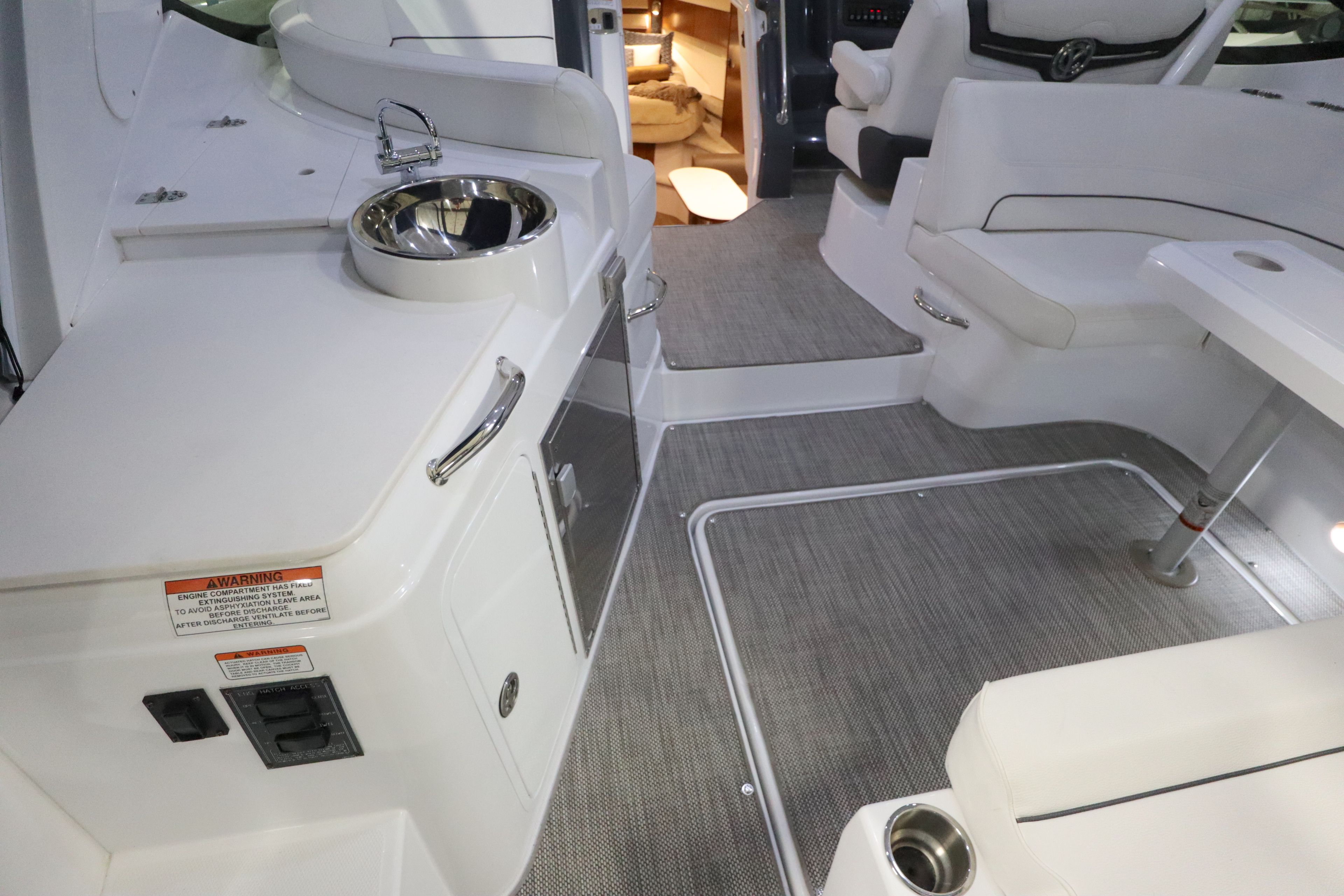 2017 Cruisers Yachts 35 Express - Weber Yachts