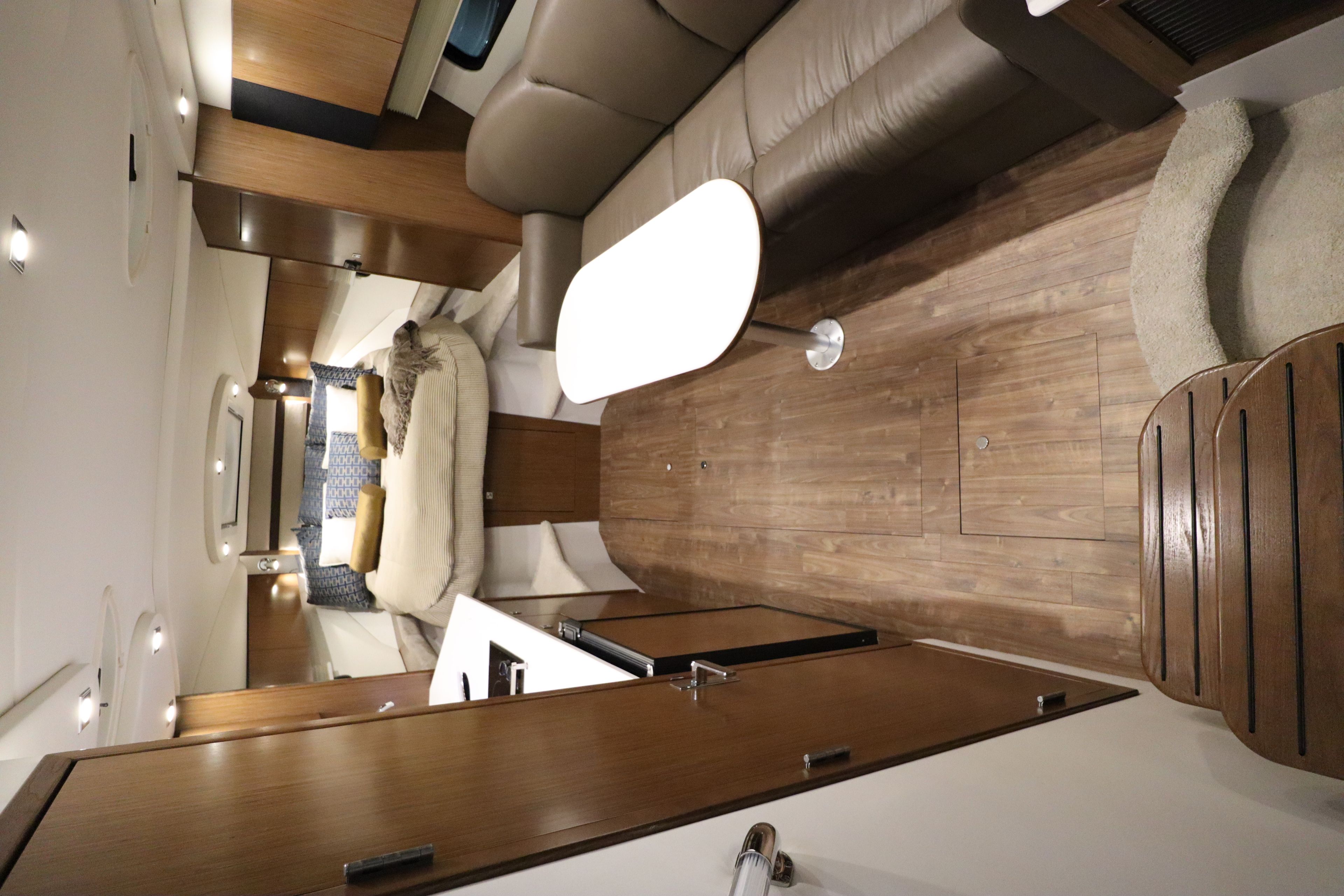 2017 Cruisers Yachts 35 Express - Weber Yachts