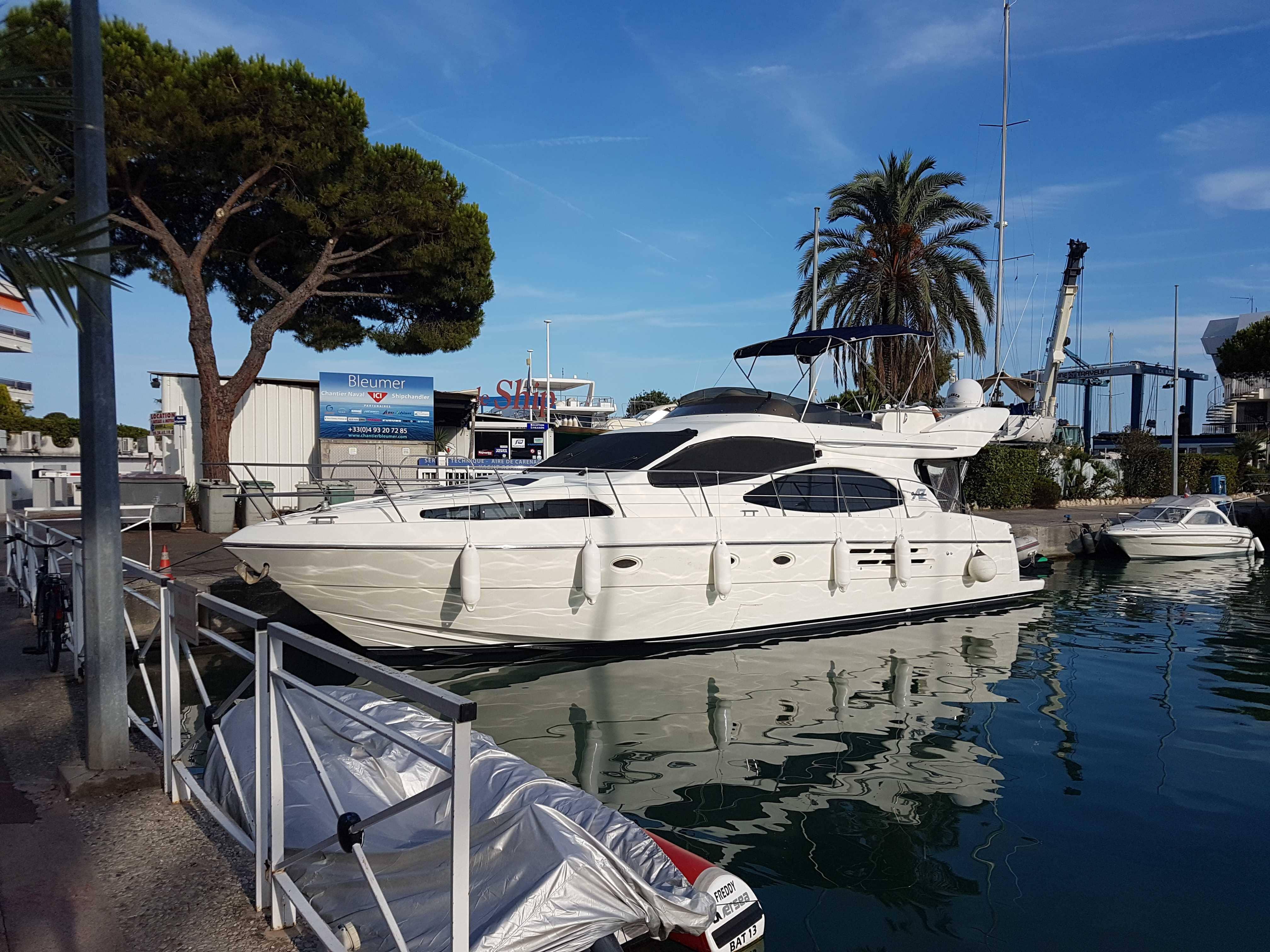 1998 Azimut 46 Fly Flybridge for sale - YachtWorld