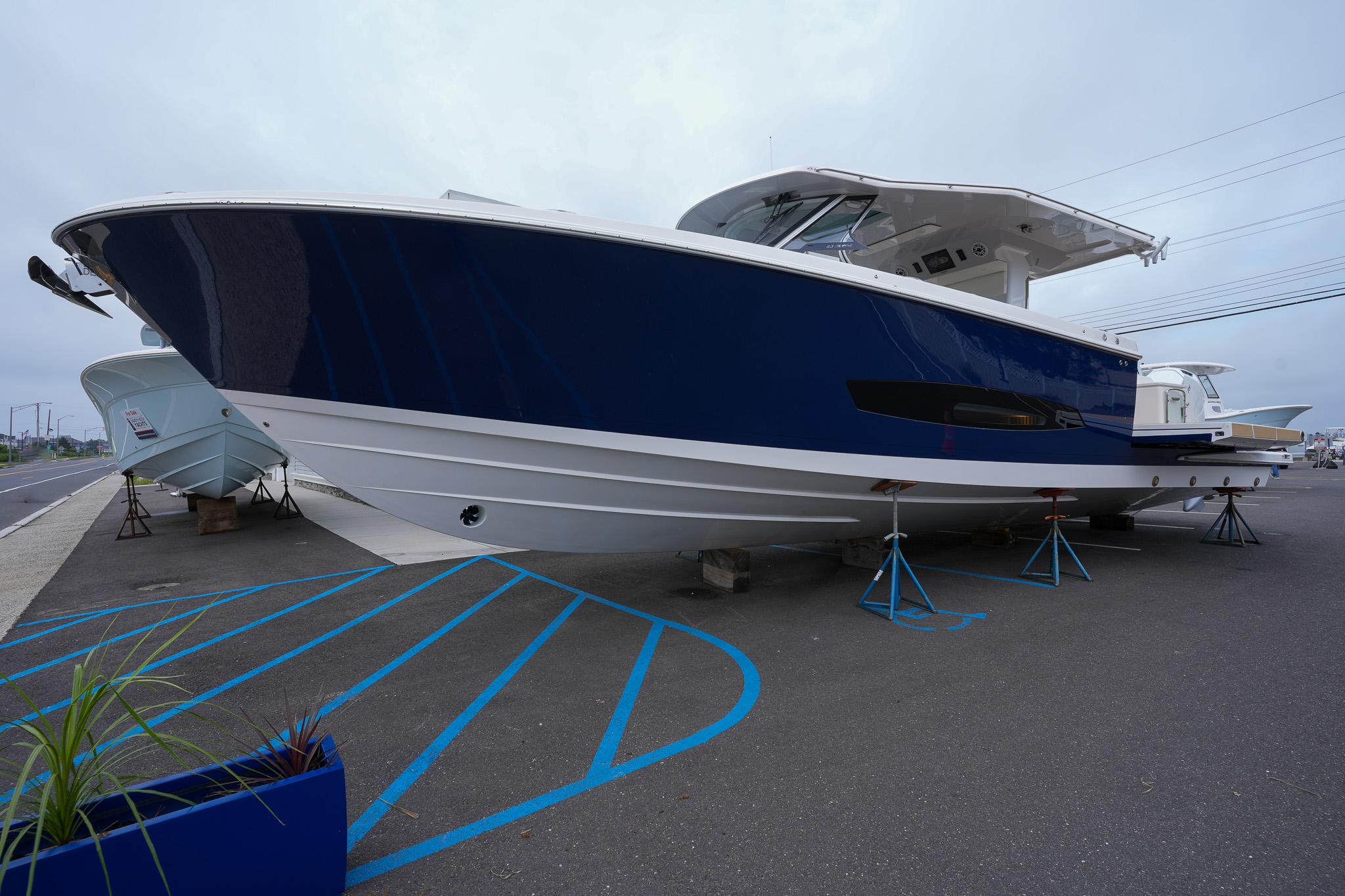 2025 Regal 43 SAV Express Cruiser for sale - YachtWorld