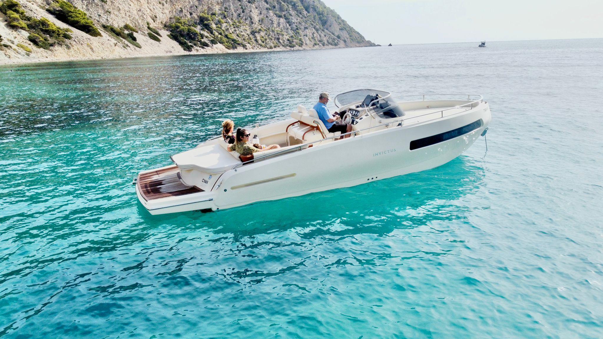 2018 Invictus 280 GT Sports Cruiser for sale - YachtWorld