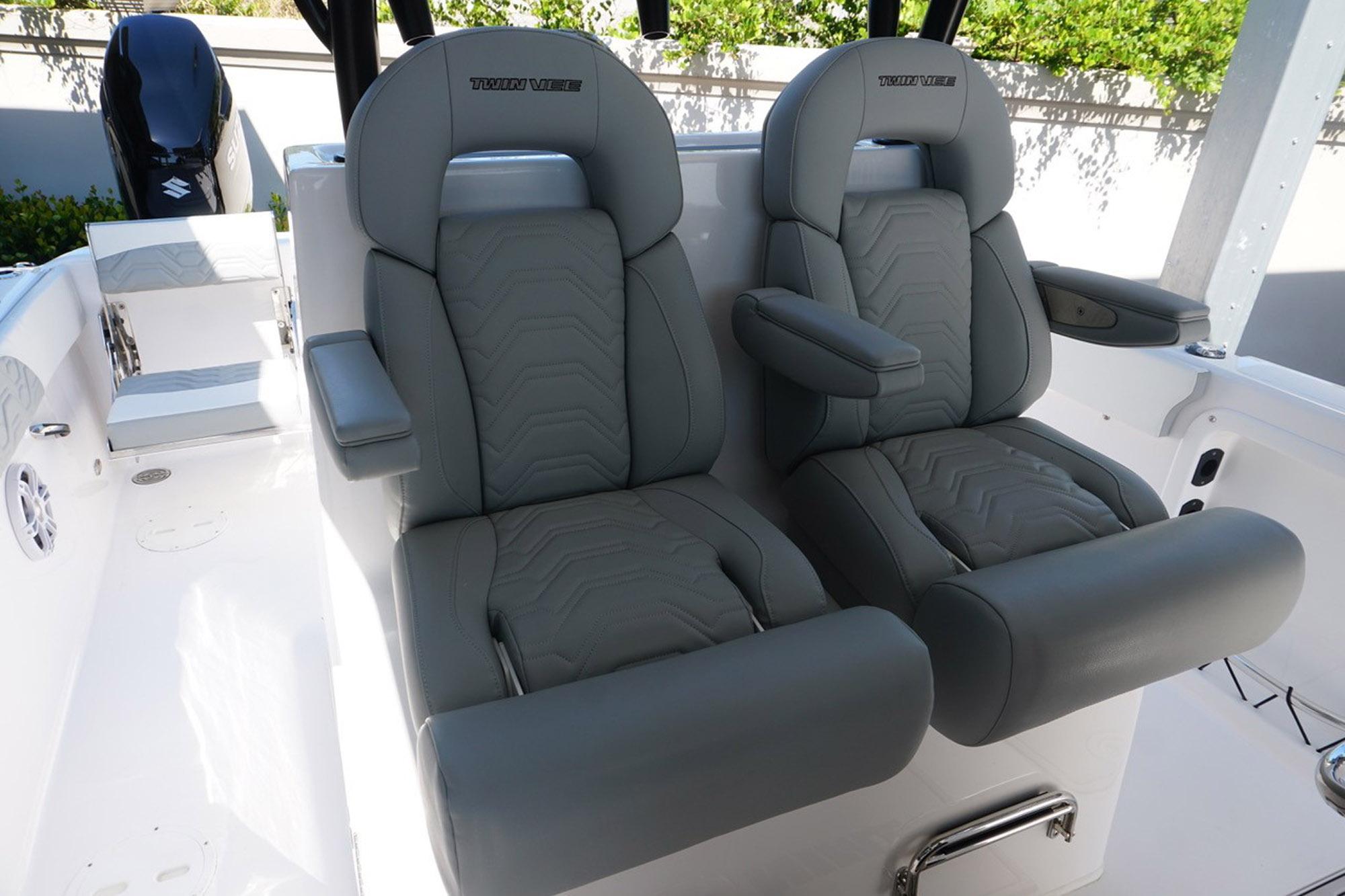 2023 Twin Vee 28 GSX Center Console Power Catamaran for sale - YachtWorld