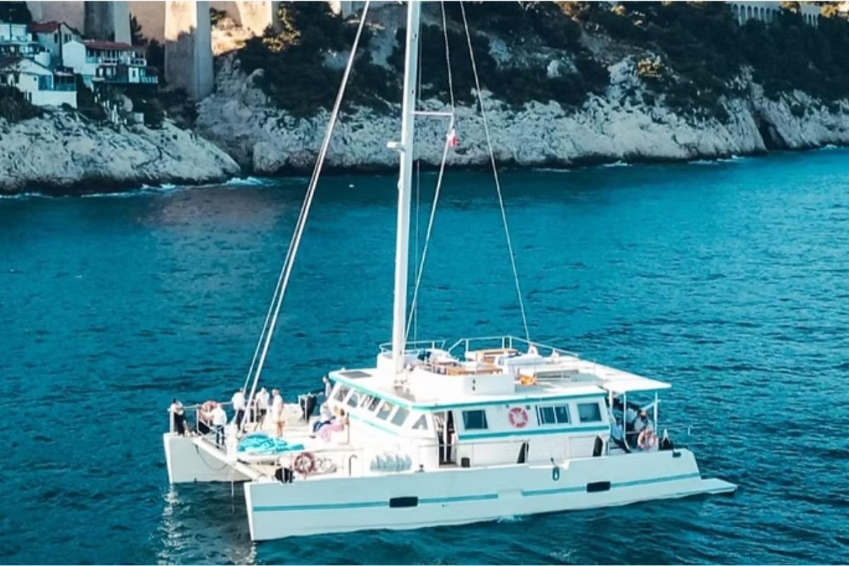 2017 Custom Maxi Catamaran - Day Charter Feng-Shui