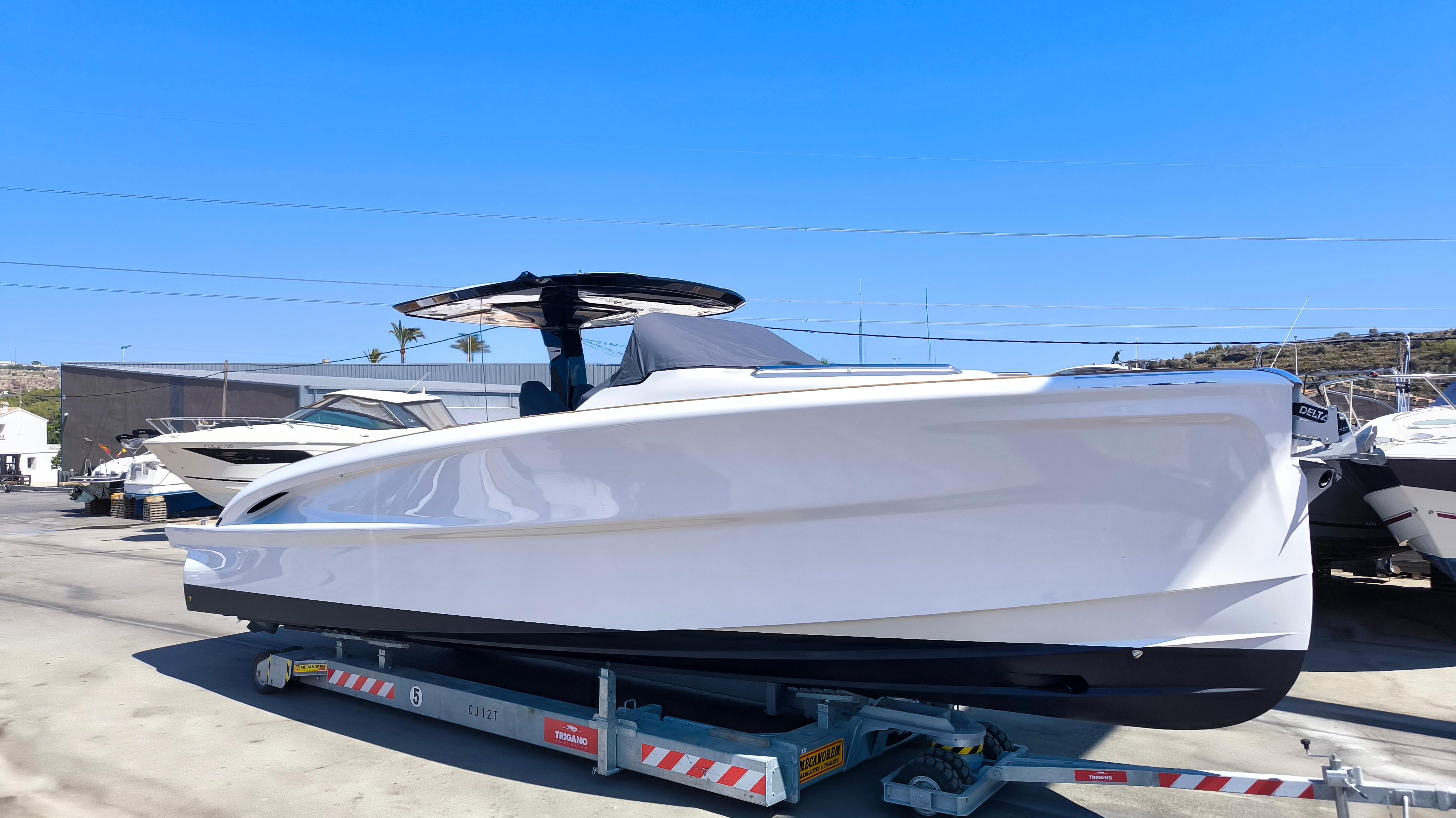 New Solaris Power 40 open in Islas Baleares - iNautia
