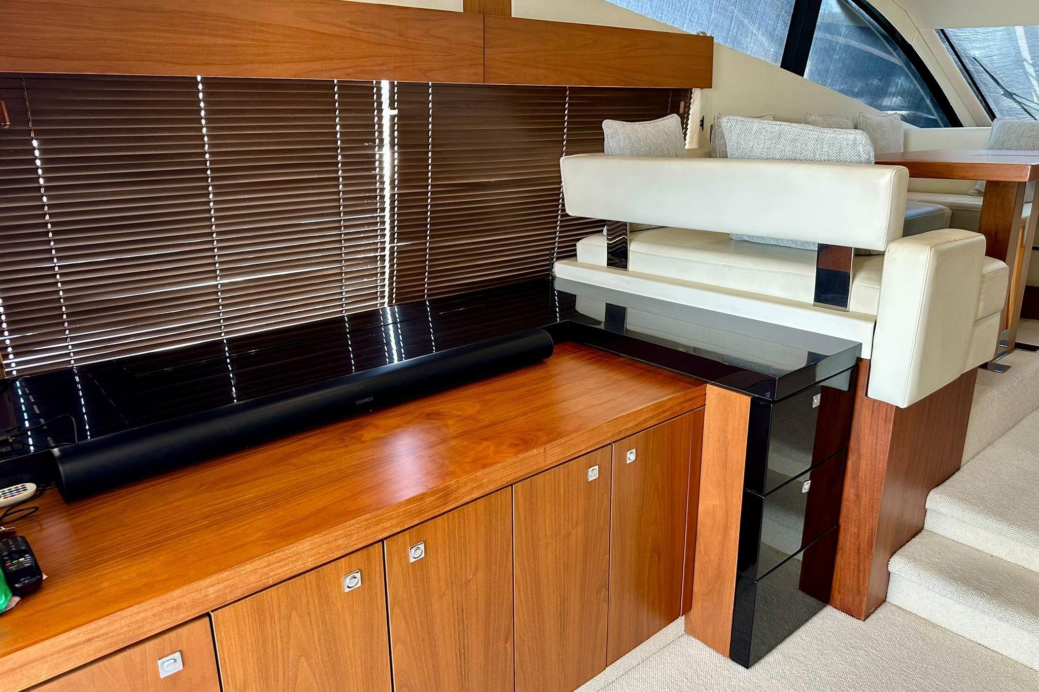 2012 Sunseeker Manhattan 53 Flybridge for sale - YachtWorld