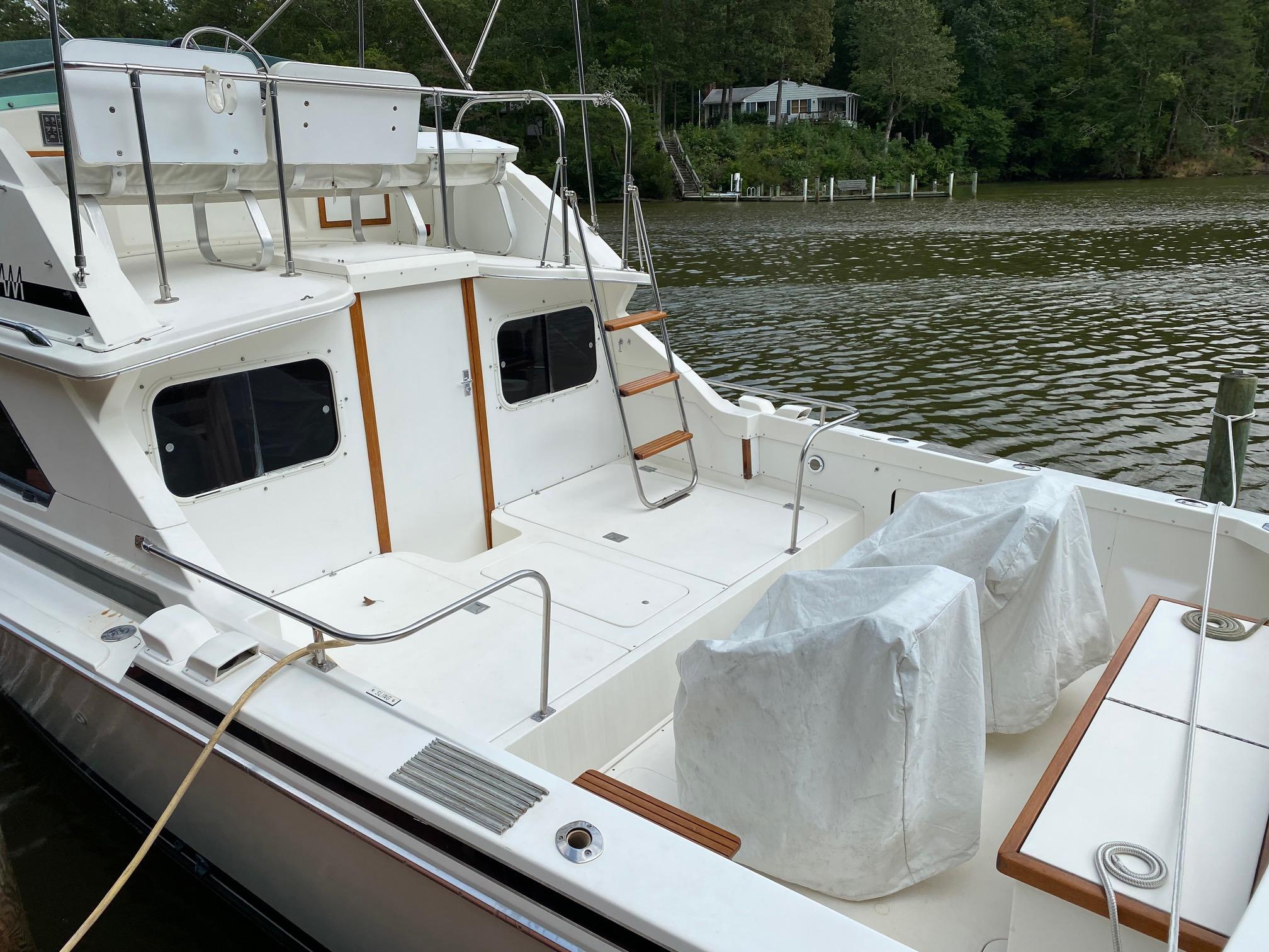 1990 Bertram 28 Flybridge CRUISER Flybridge for sale - YachtWorld