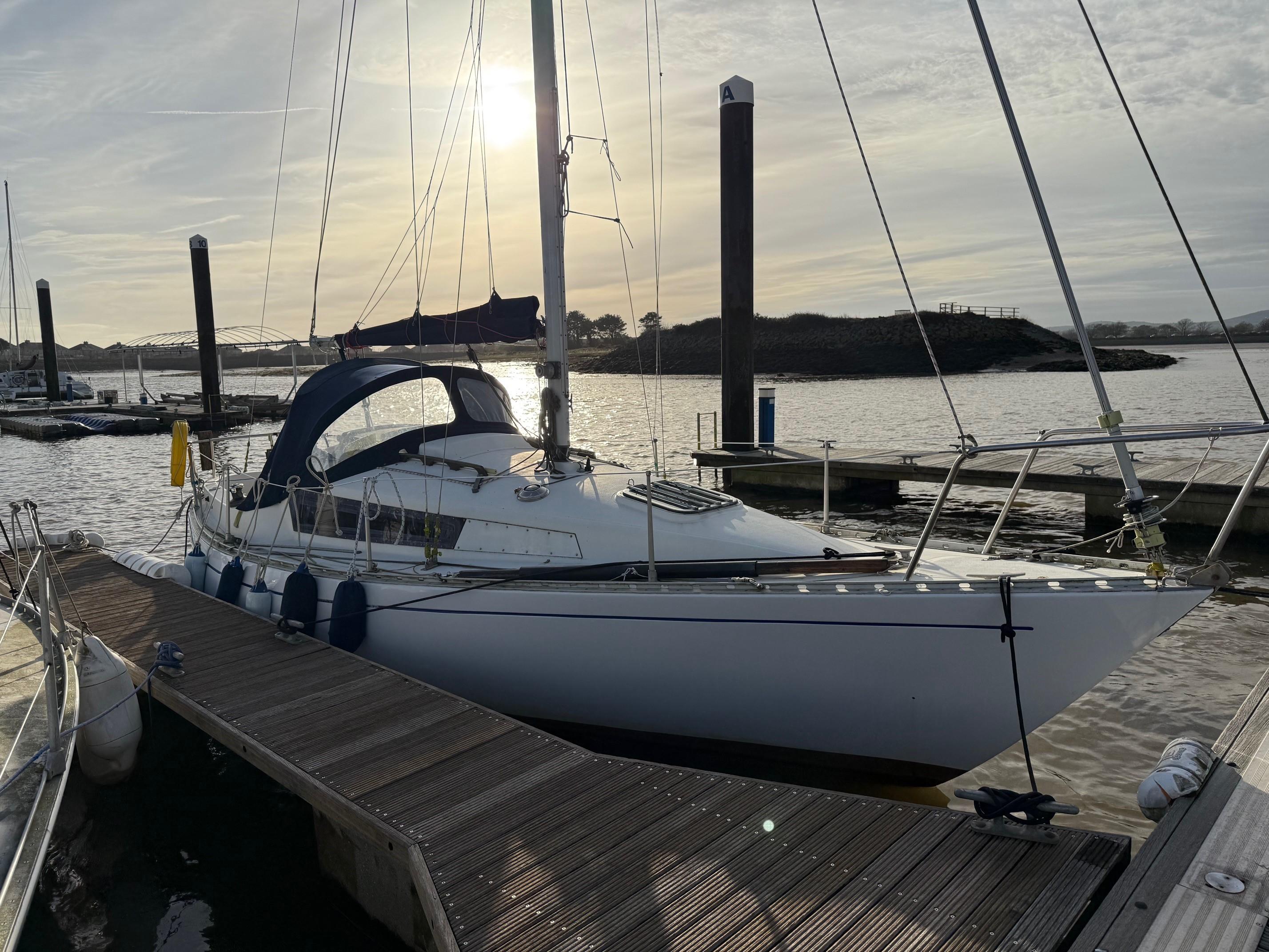 1979 Island Plastics Frigate 27 Sloop for sale - YachtWorld