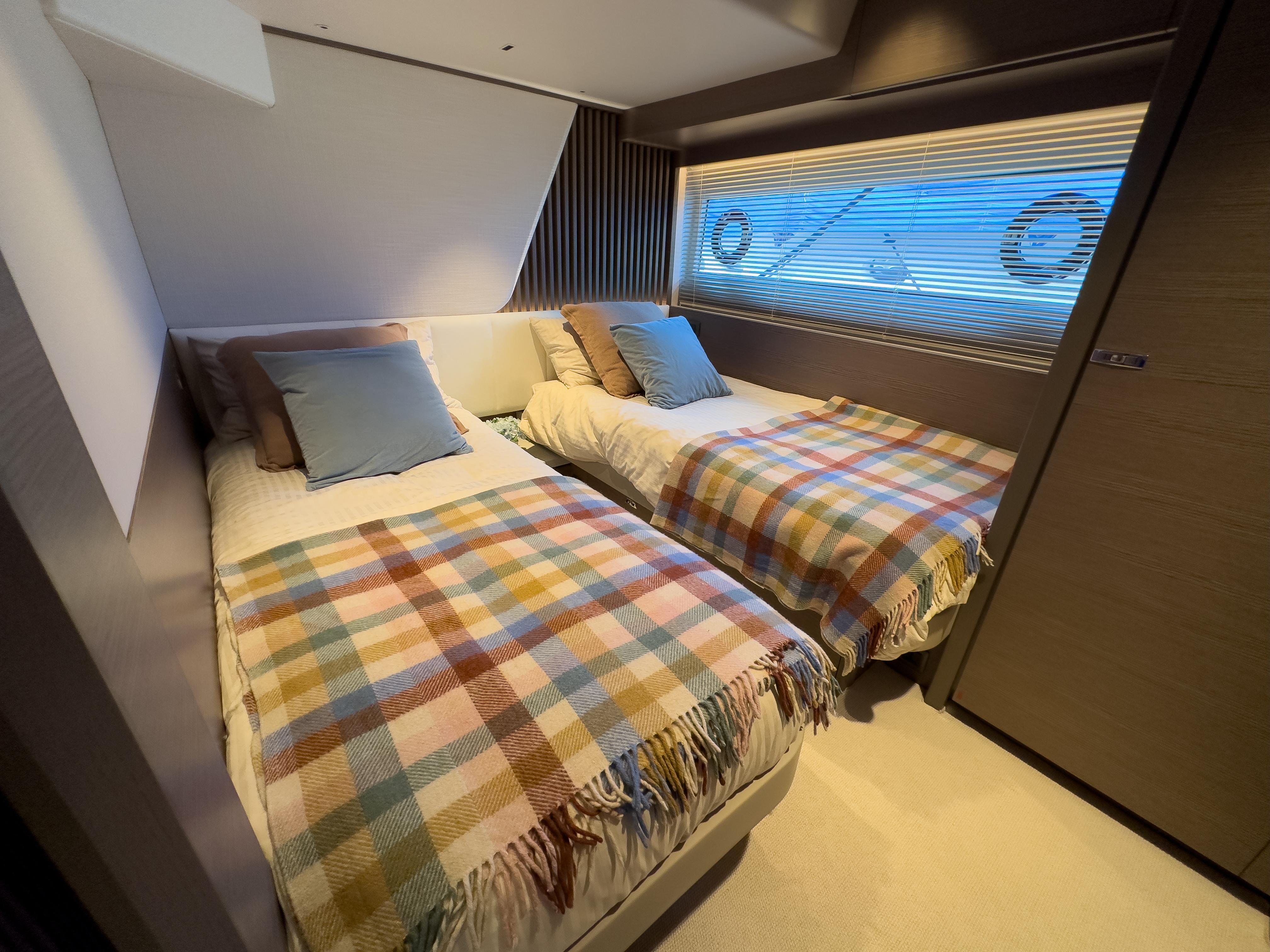 2022 Princess Y72 Flybridge for sale - YachtWorld