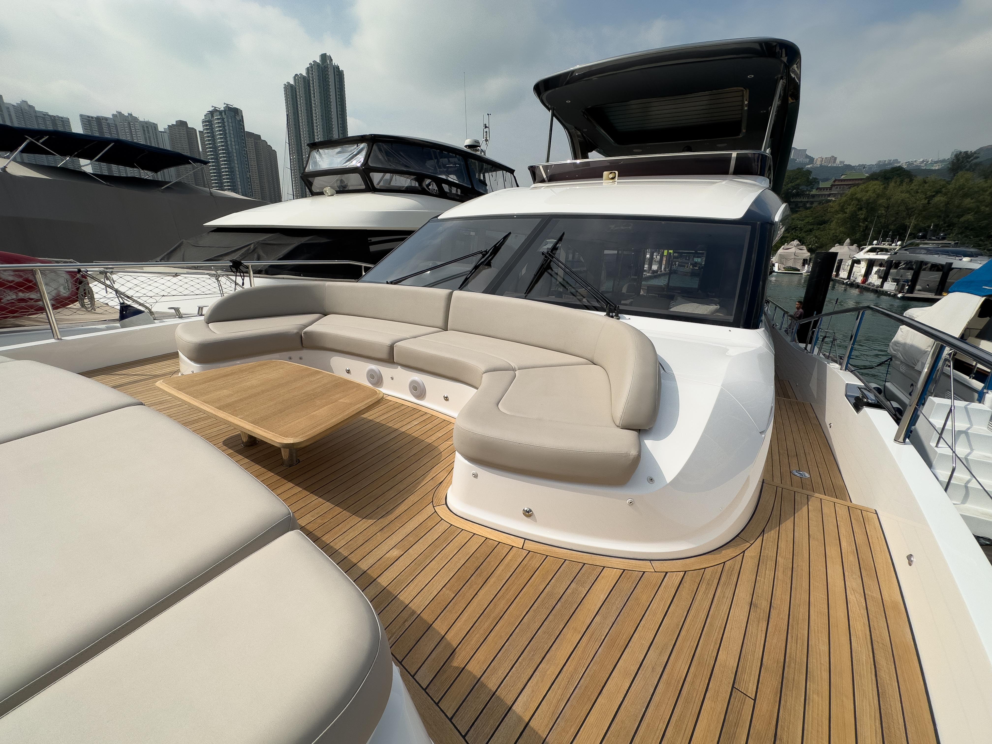 2022 Princess Y72 Flybridge for sale - YachtWorld