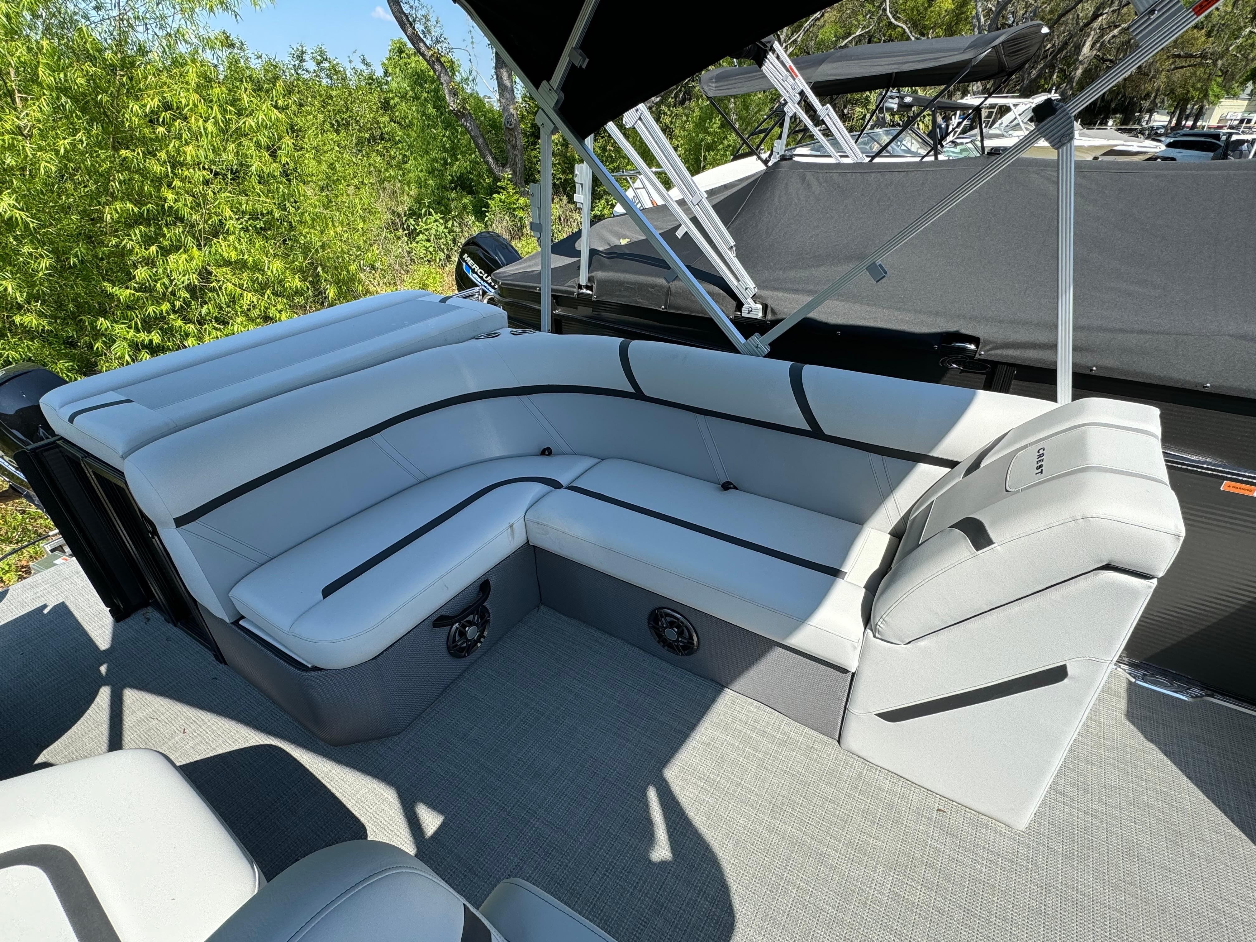 2024 Crest Classic LX 220 Pontoon for sale - YachtWorld
