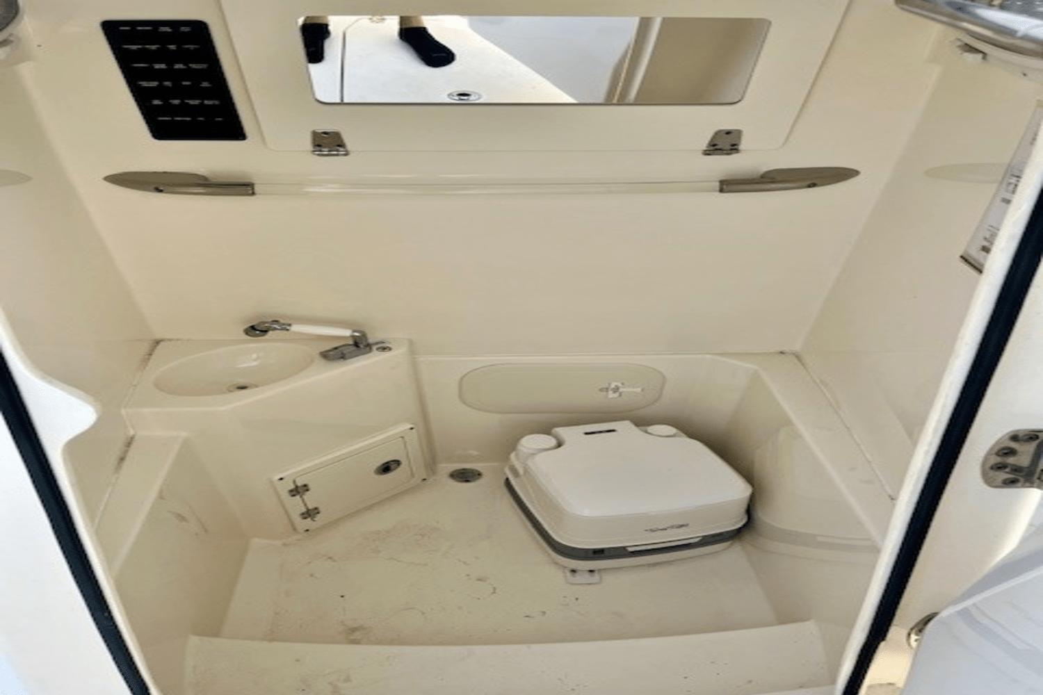 2020 Cobia 240 Center Console Sport Fishing for sale - YachtWorld