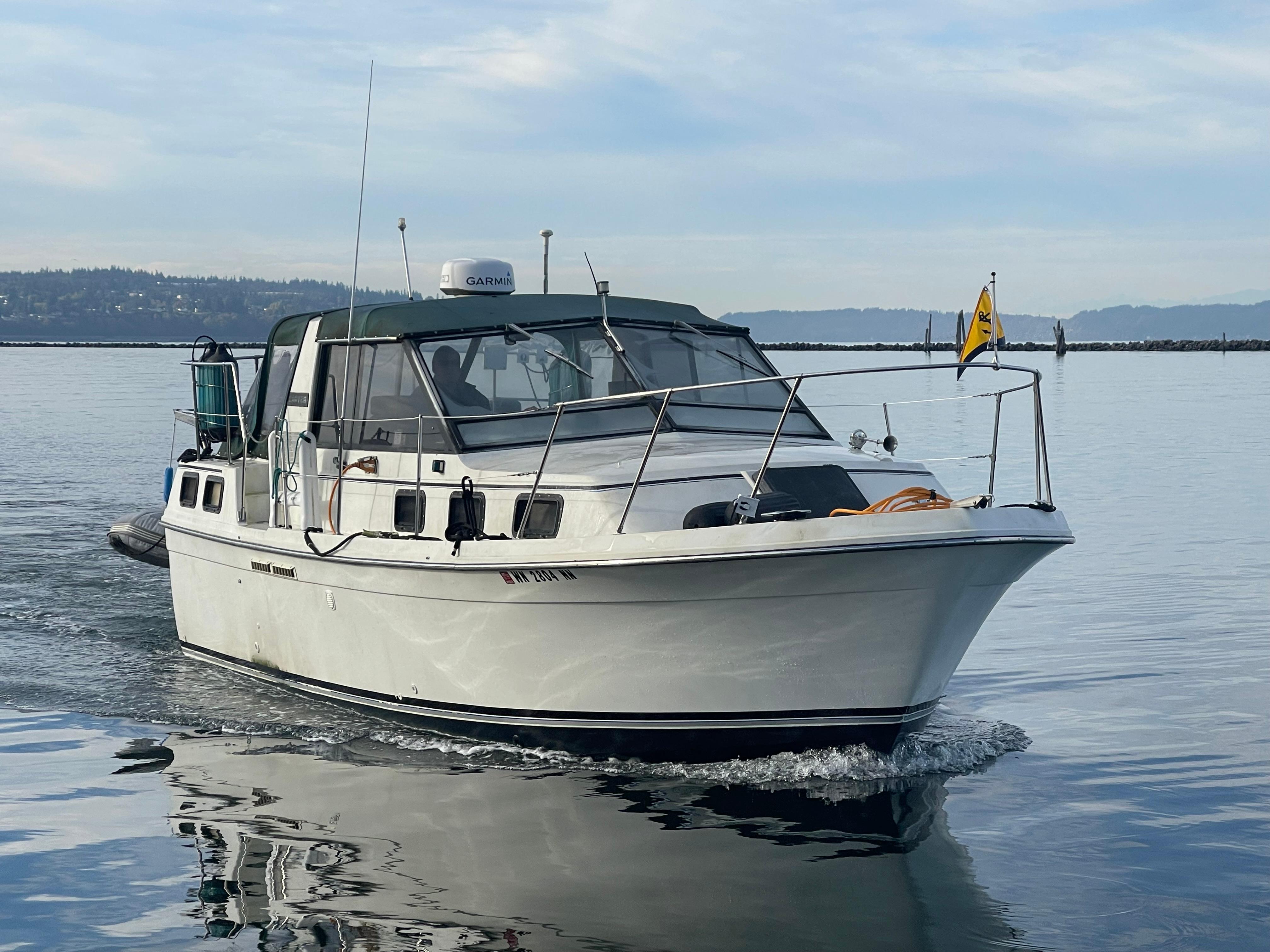 1984 Carver 28 Riviera Diesel Motorcruiser Kaufen - YachtWorld